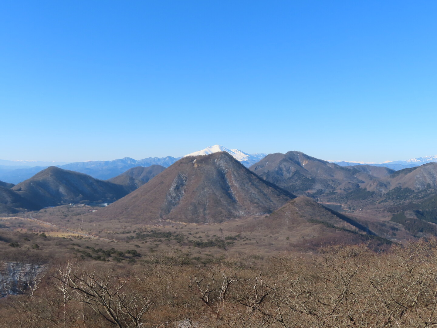 Mt.Futatsudake and Mt.Mizusawa(In front of Haruna, in the back of Ikaho ...