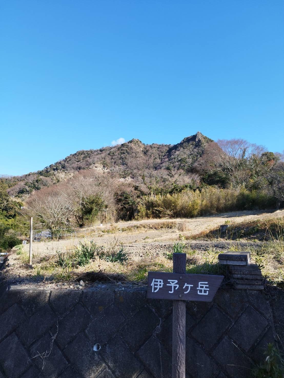 伊予ヶ岳(南峰)・伊予ヶ岳(北峰)・富山(南峰, 観音峰)・富山(北峰, 金毘羅峰) / datera🐻🐻🐻さんの伊予ヶ岳・人骨山・津森山の活動データ | YAMAP / ヤマップ