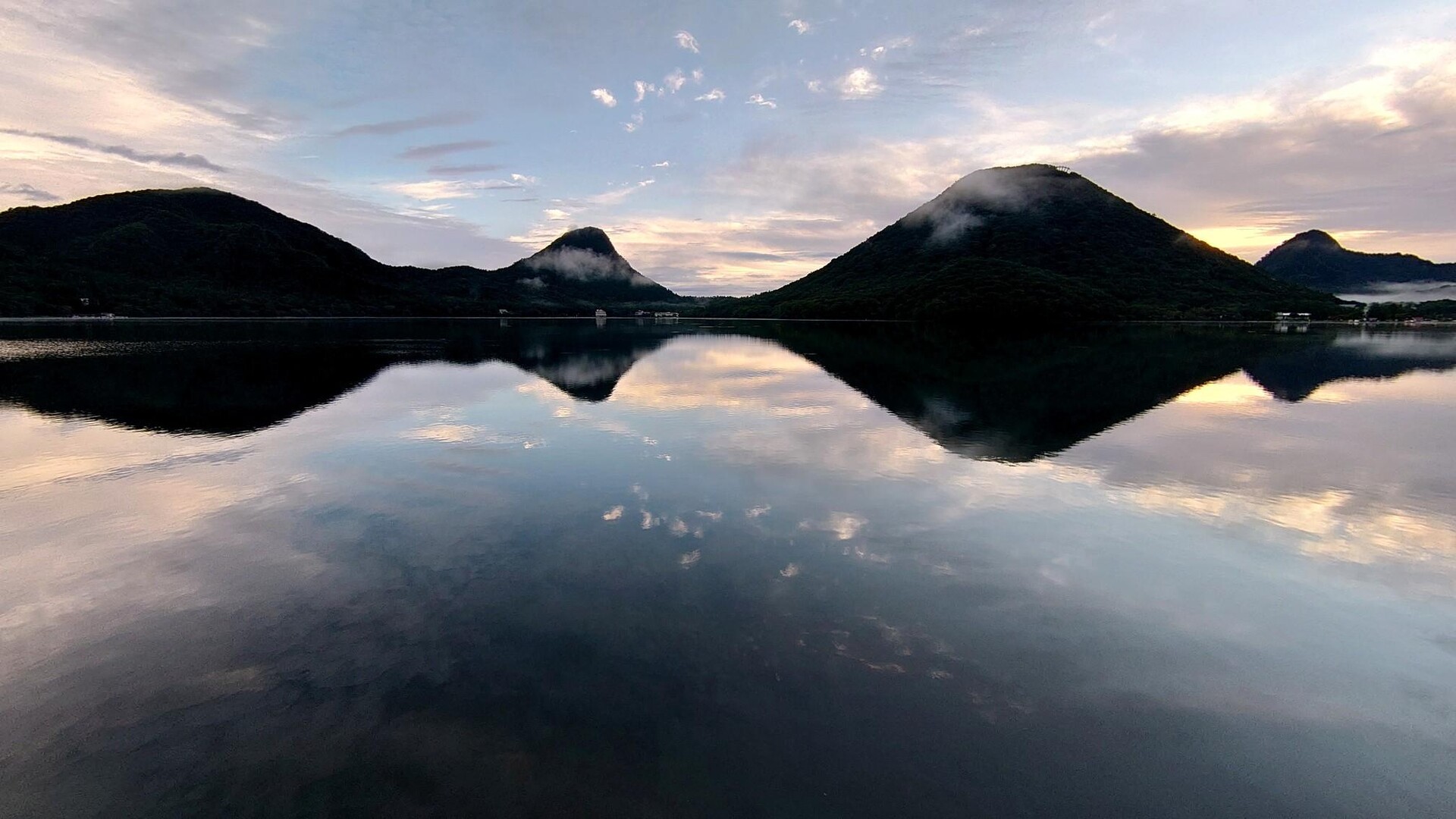 #私がみつけた群馬 榛名湖畔からの榛名... / Ryuさんのモーメント | YAMAP / ヤマップ