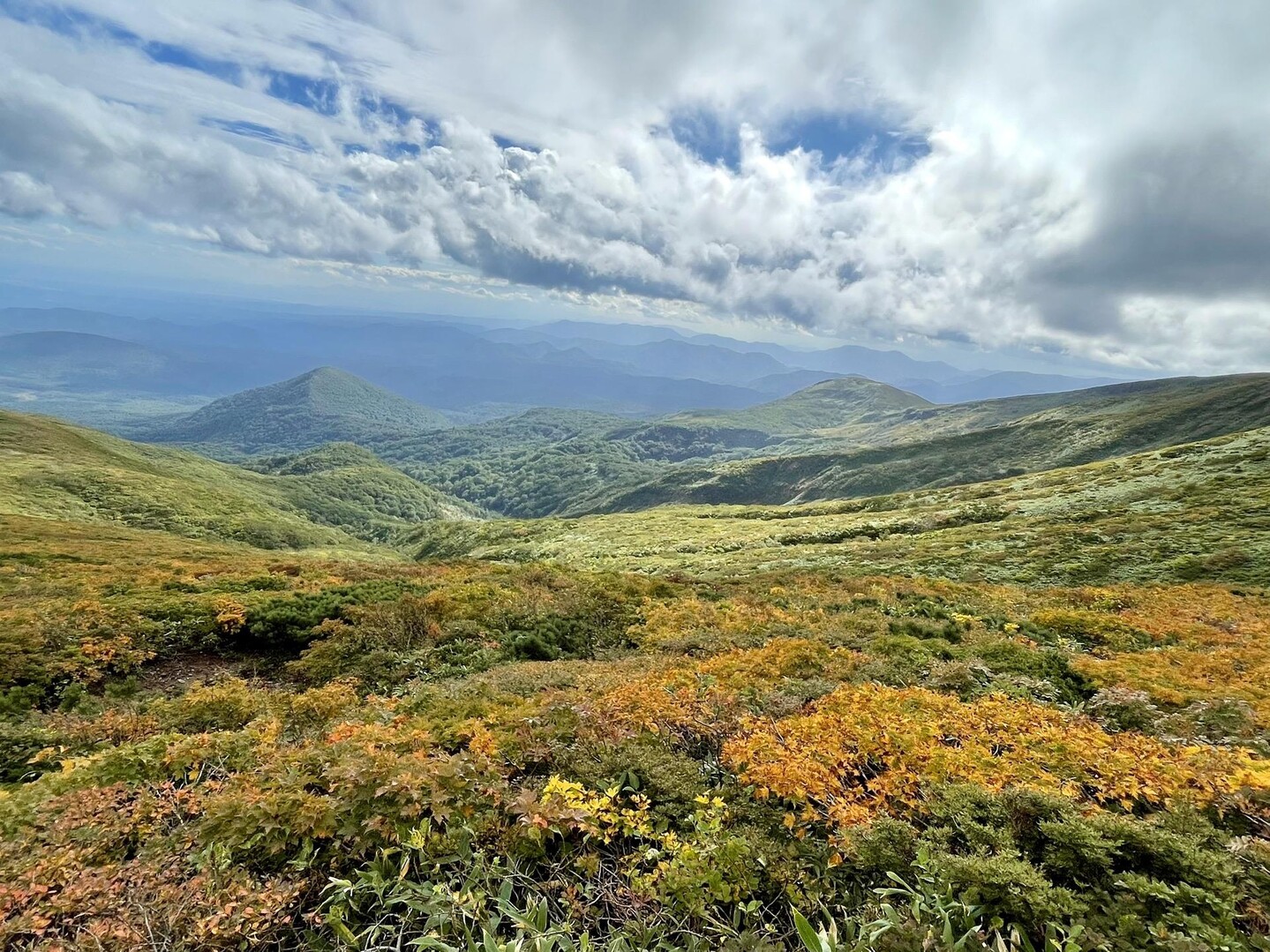 色づき始めた🍁栗駒山 / zumiさんの栗駒山（須川岳）・秣岳・虚空蔵山の活動データ | YAMAP / ヤマップ