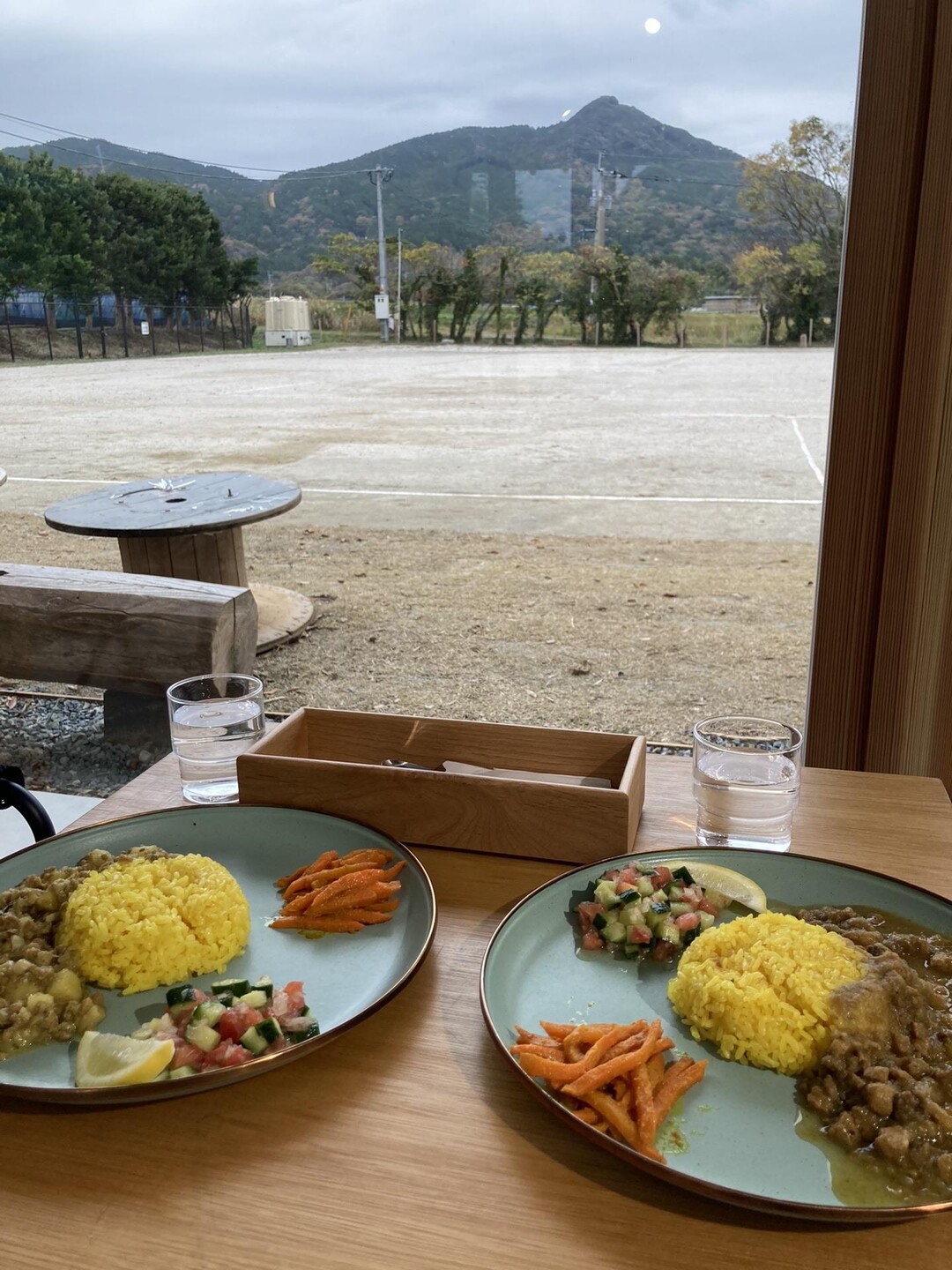 飯盛山を眺めながらのんびりランチ〜！親鳥... / hiyoさんのモーメント | YAMAP / ヤマップ