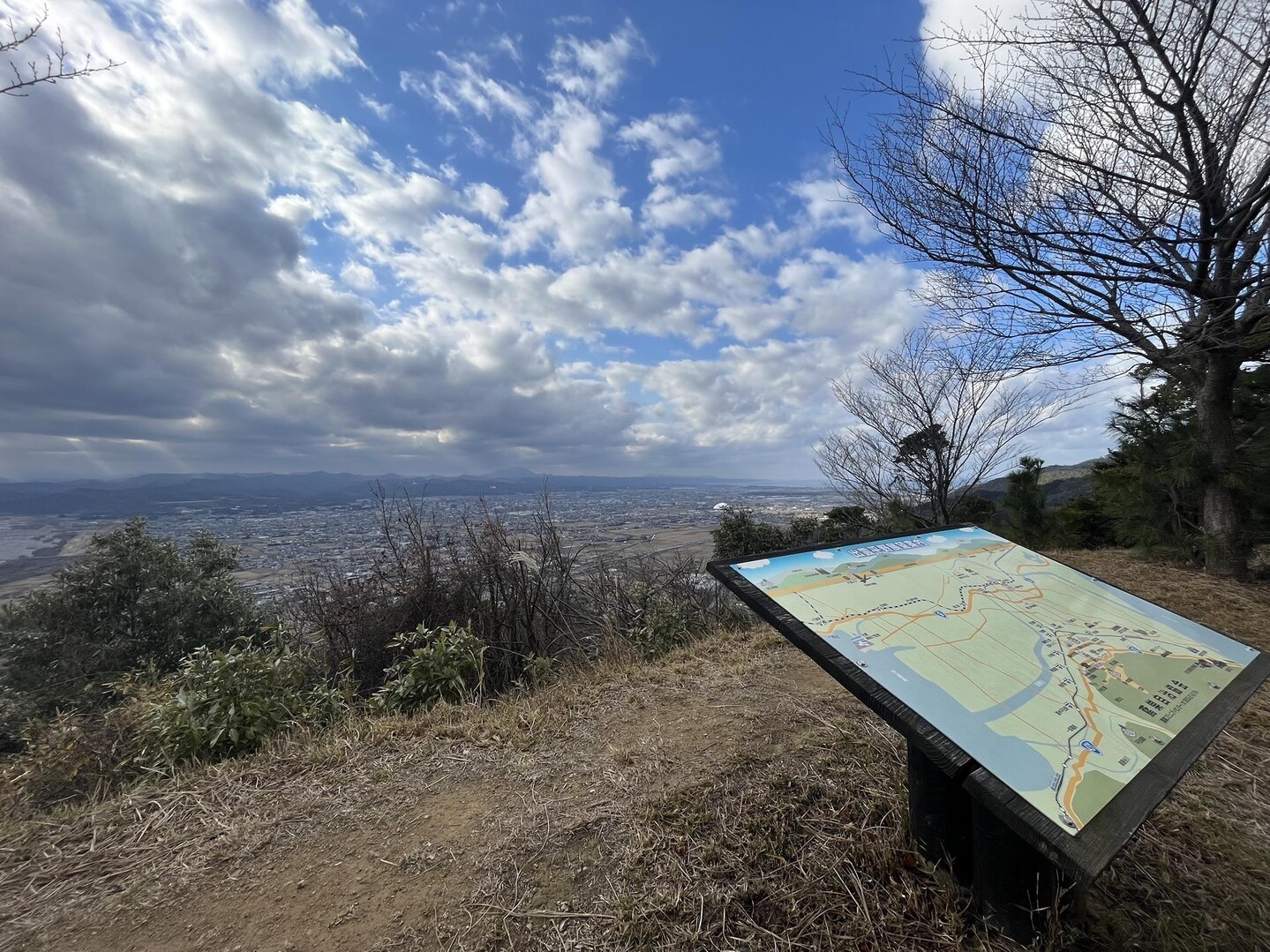 2023 登り始めは鳶が巣山 / marumoさんの鼻高山・弥山・旅伏山の活動データ | YAMAP / ヤマップ