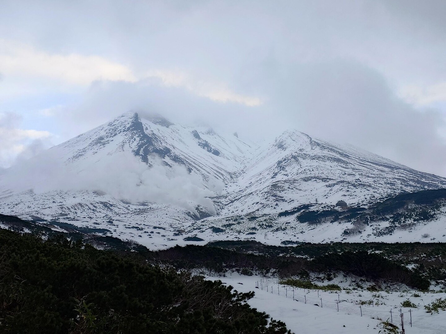 結果OK👍晩秋の白雲に包まれた、銀嶺旭岳 20231027 / やすまるさんの大雪山系・旭岳・トムラウシの活動データ | YAMAP / ヤマップ