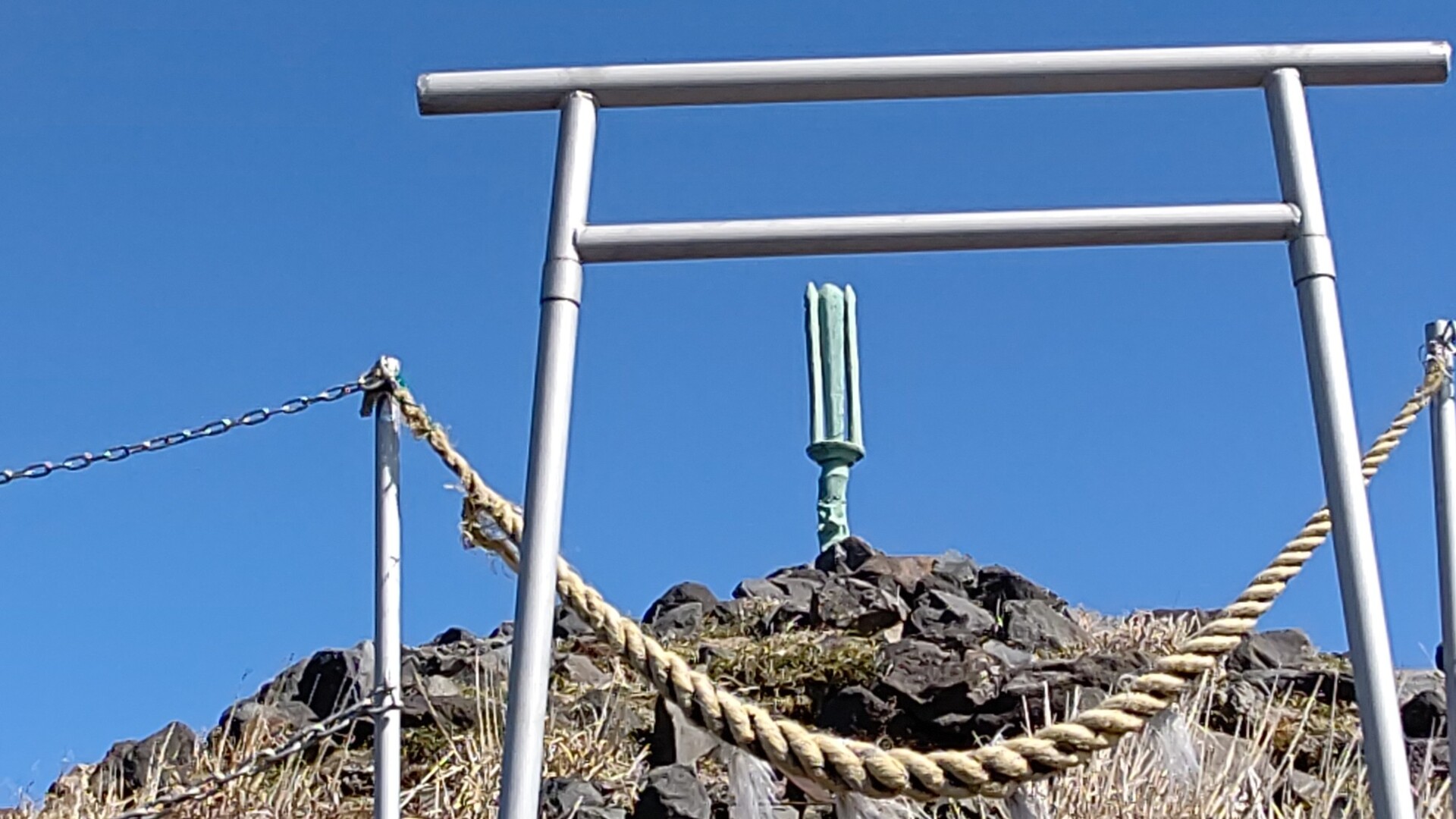 天の逆鉾が見たい！～霧島登山旅行2日目【御鉢⇒高千穂峰（霧島山）】 Hidekiさんの霧島山・韓国岳・高千穂峰・夷守岳・烏帽子岳の活動