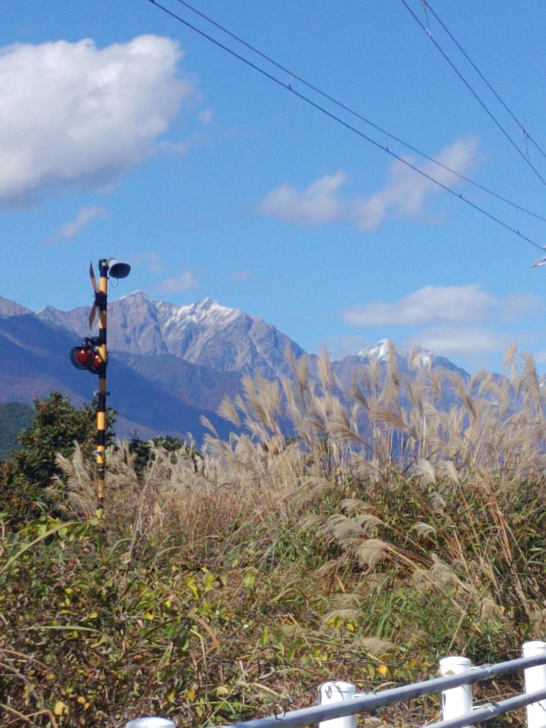 昼休憩中に白馬方面見たら鹿島槍と五龍に雪... / u-skさんのモーメント | YAMAP / ヤマップ