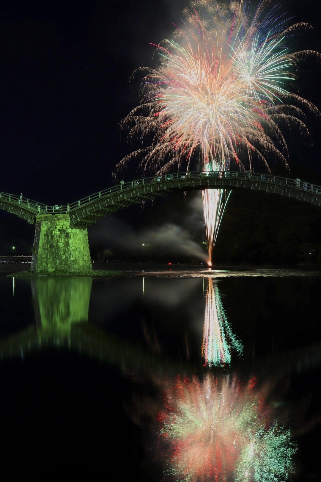 錦帯橋ミニ花火 3日目（2分間）火縄銃 ... / GONKEさんのモーメント | YAMAP / ヤマップ