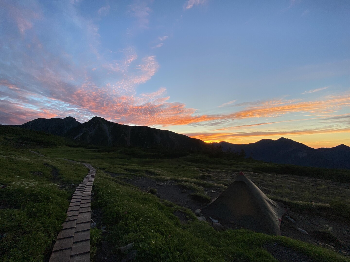 総距離62km 室堂薬師雲ノ平新穂高縦走 / Peak2Peak写真山岳ガイド事務所さんの立山・雄山・浄土山の活動データ | YAMAP / ヤマップ