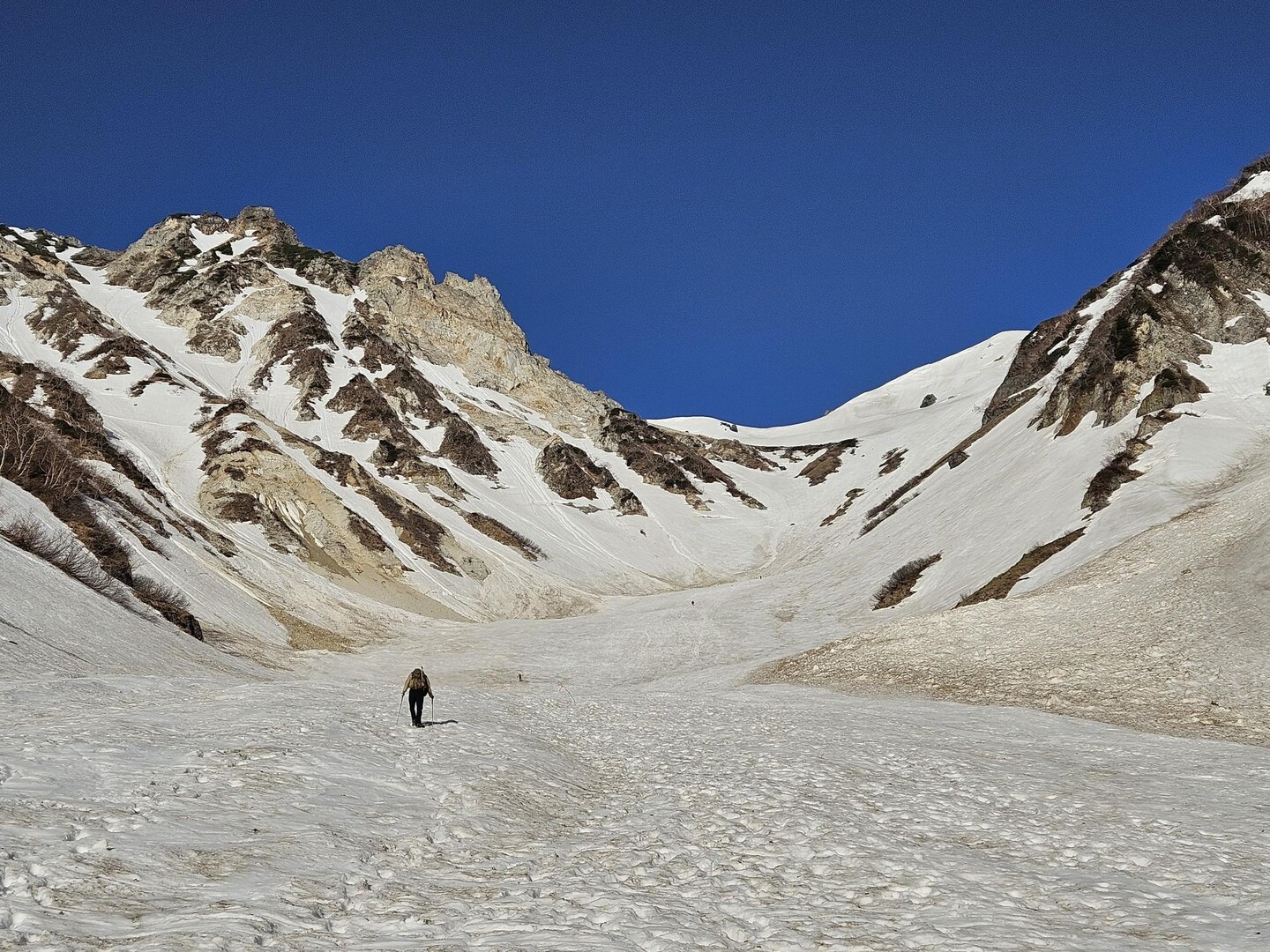 team cancer🦀 大雪渓を超えて⛰️🏔️ 白馬岳・旭岳 / シバさんの白馬岳・小蓮華山の活動データ | YAMAP / ヤマップ