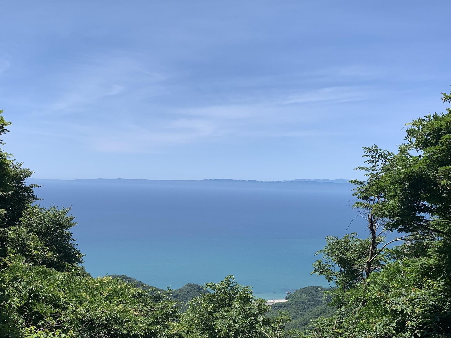 佐渡島を望む絶景の弥彦山 / na_oさんの弥彦山・多宝山・雨乞山の活動データ | YAMAP / ヤマップ