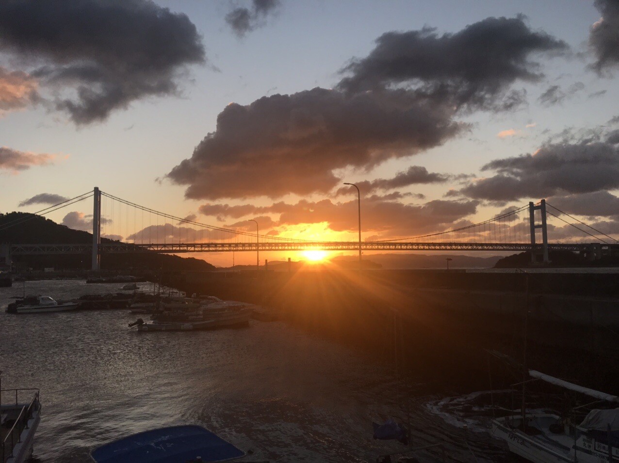 あけましておめでとうございます 瀬戸大橋... / Shi Roさんのモーメント | YAMAP / ヤマップ