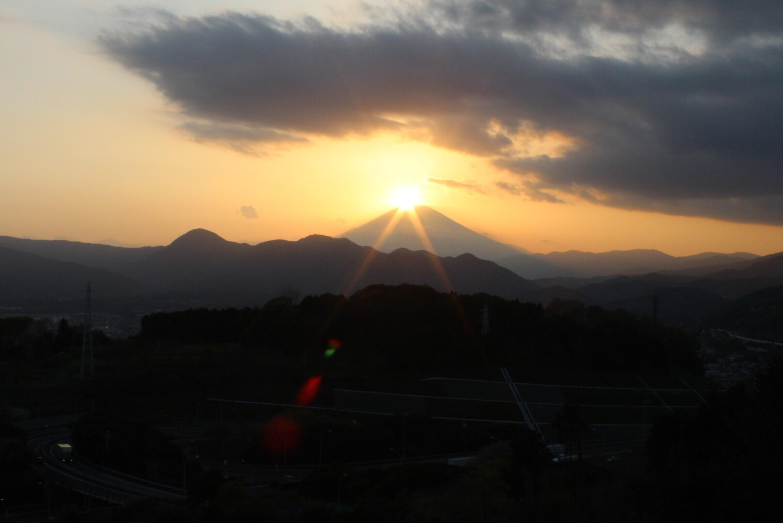 会社の帰りに東名大井松田インター近くでダ... / マサPさんのモーメント | YAMAP / ヤマップ