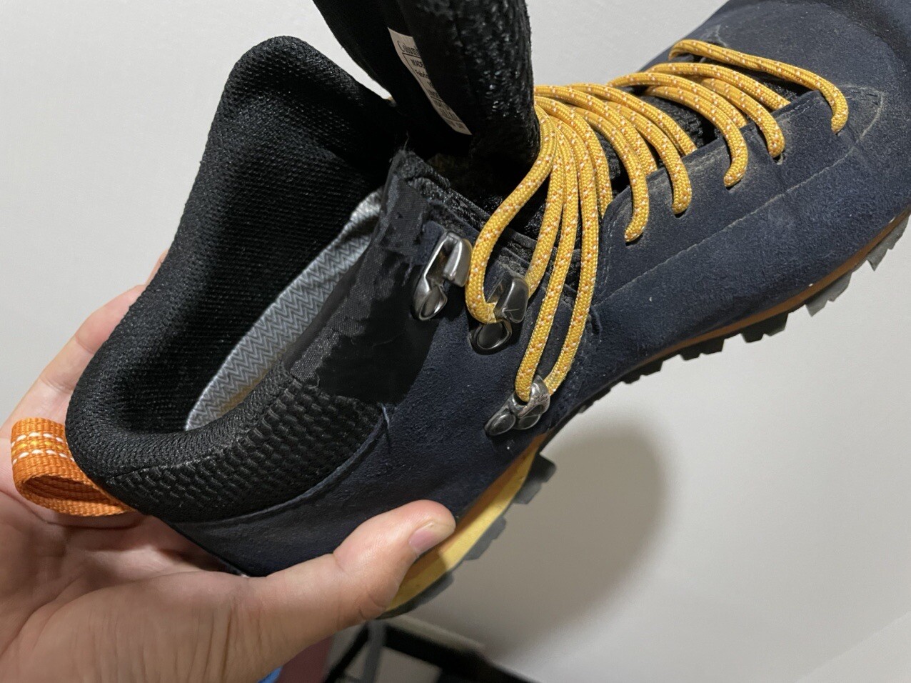 買ってまだ2ヶ月くらいなのに履き口がなに... / daiksyさんのモーメント | YAMAP / ヤマップ