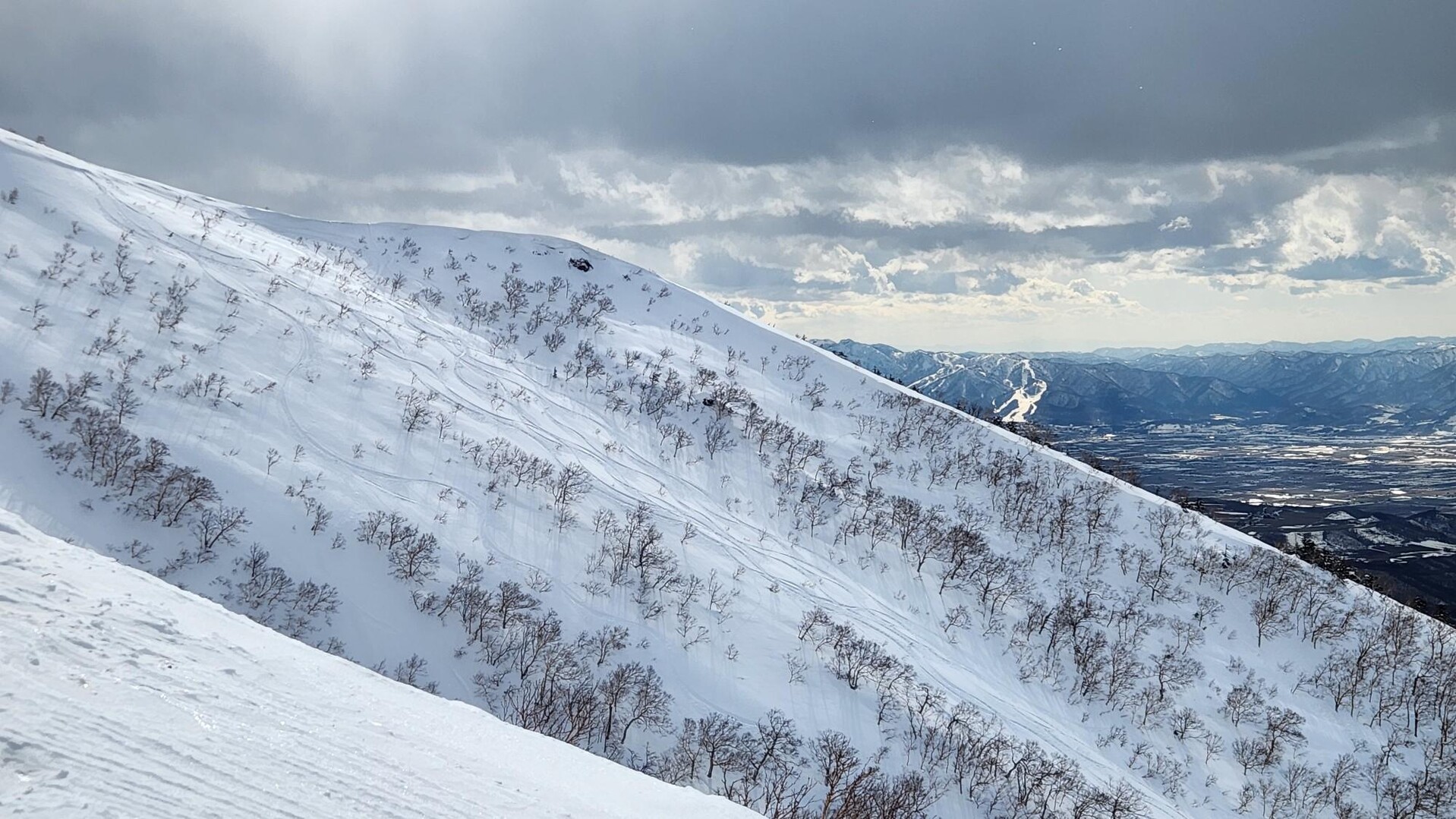 ⛷富良野岳北西尾根+G尾根 BC 春の奇跡を再び＆雪崩ﾋﾔﾘ -2024-04-05 / moさんの十勝岳・富良野岳・美瑛岳の活動データ | YAMAP / ヤマップ