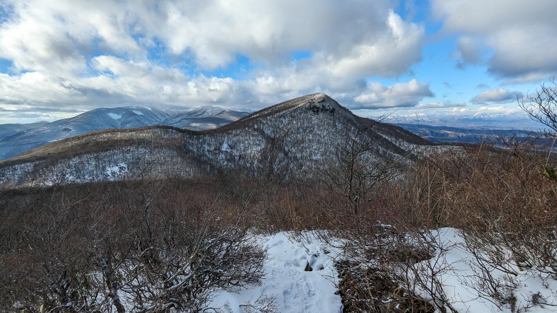 泉ヶ岳から北泉ヶ岳を眺める。 泉ヶ岳にお... / noraさんのモーメント | YAMAP / ヤマップ