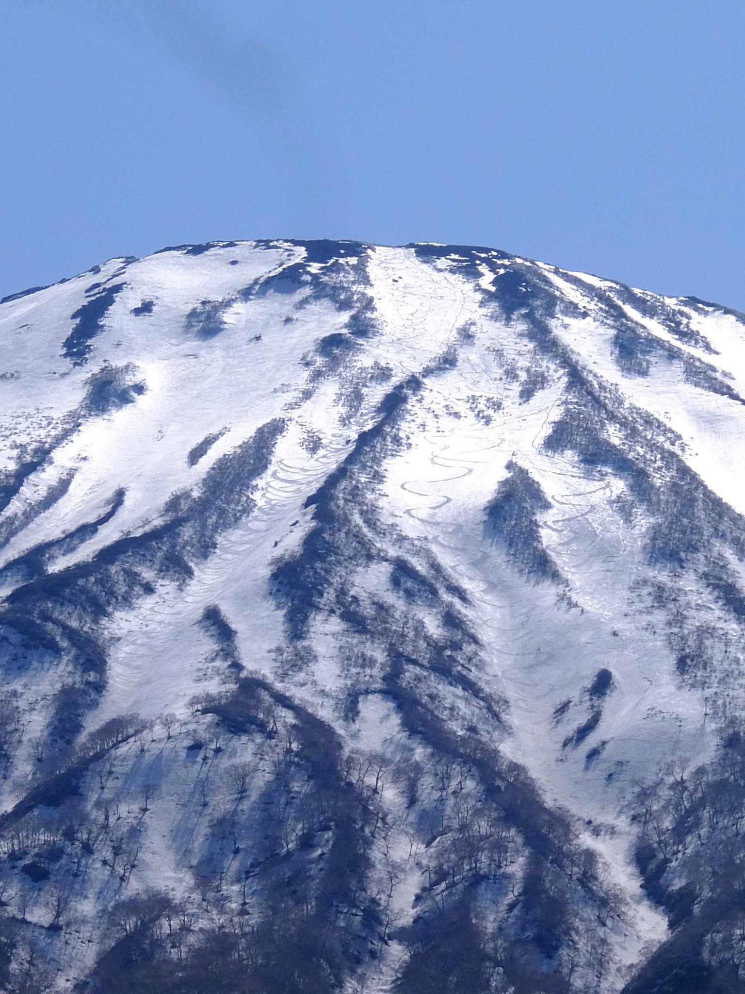 初夏の羊蹄山BC～ファイTARIクエストTARIの大冒険 残雪期は要塞ダンジョン / TARIさんの羊蹄山（蝦夷富士）の活動日記 | YAMAP / ヤマップ