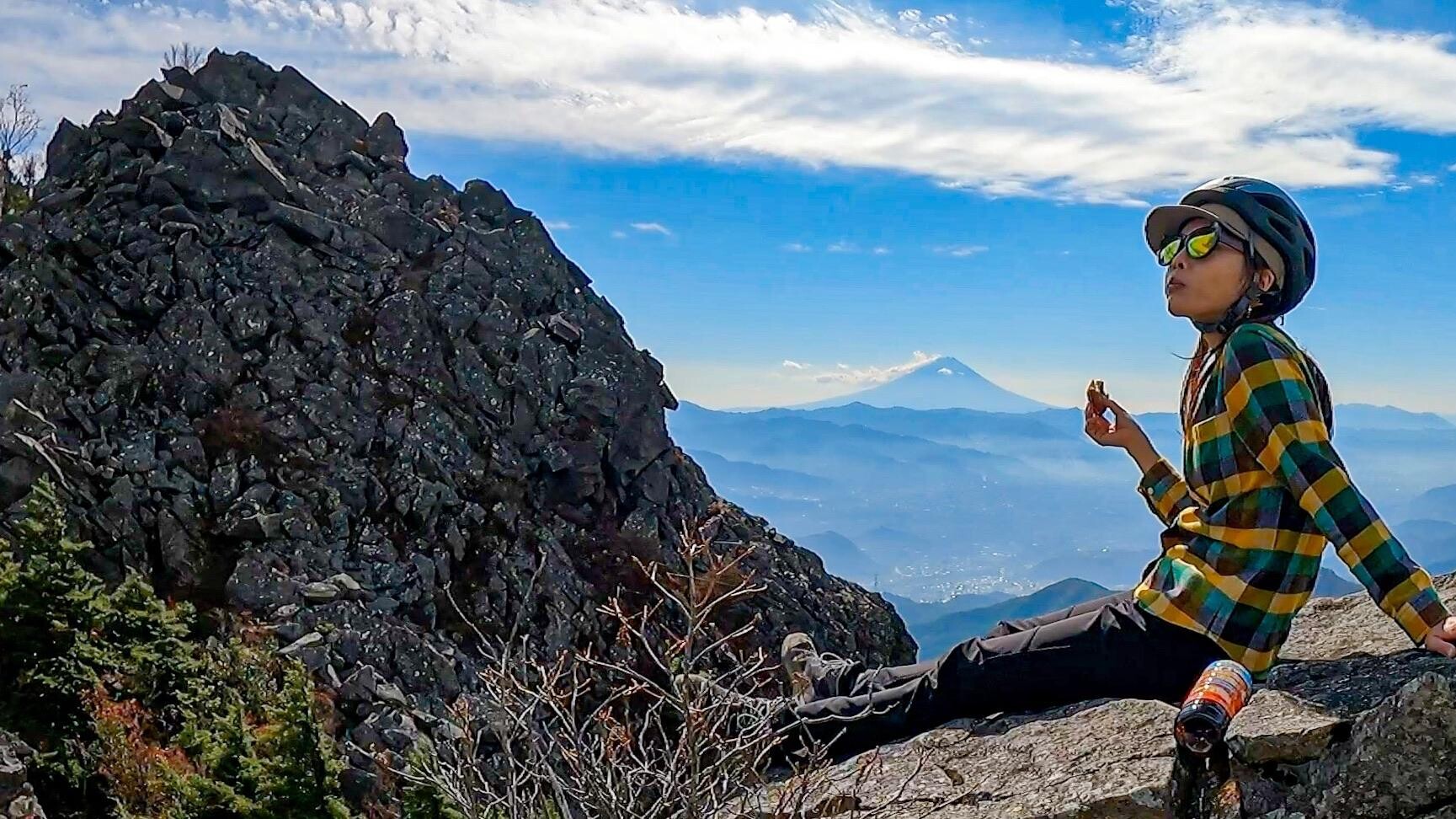 垂直20mの鎖場！奥秩父の絶景が広がる日本二百名山の乾徳山 / あどさんの乾徳山・黒金山の活動データ | YAMAP / ヤマップ