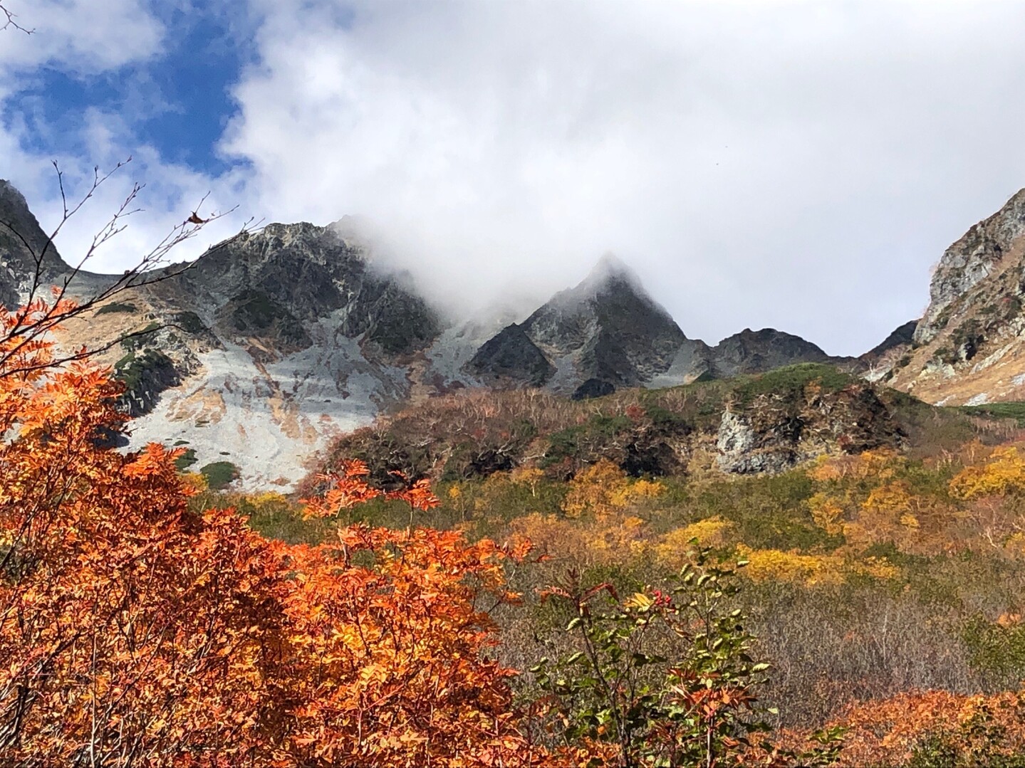 上高地から槍沢·涸沢へ紅葉🍁を求めて② / rebiさんの槍ヶ岳・穂高岳・上高地の活動データ | YAMAP / ヤマップ