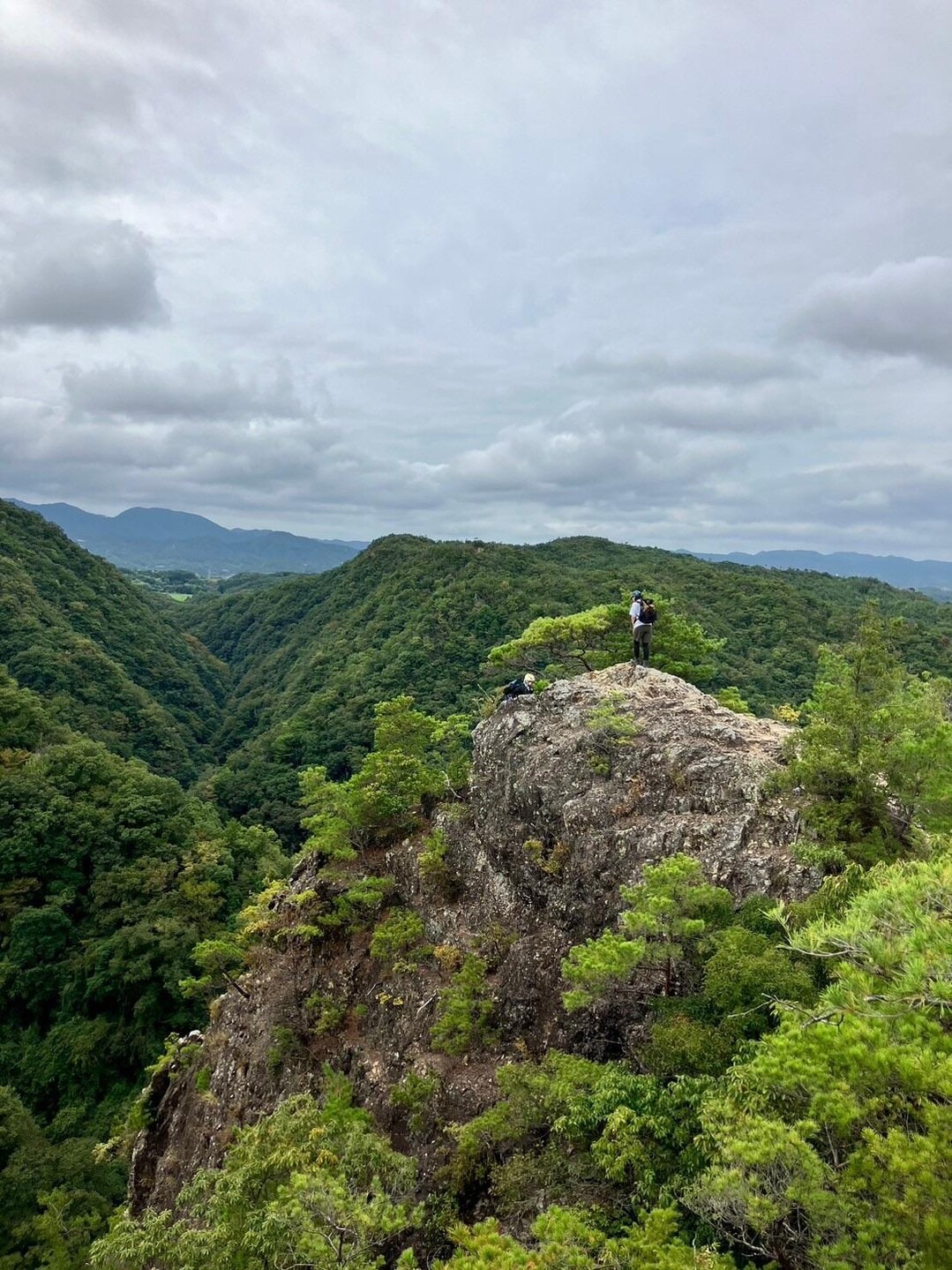 崖っぷちからコンニチハ🤗鎌倉峡・百丈岩🪨 / nyaomaskさんの百丈岩・鎌倉峡の活動データ | YAMAP / ヤマップ