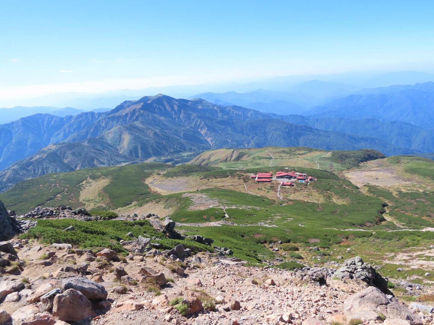白山（御前峰）絶景のアルプスと紅葉👀🍁 / Mr.slimさんの白山・別山・銚子ヶ峰の活動データ | YAMAP / ヤマップ