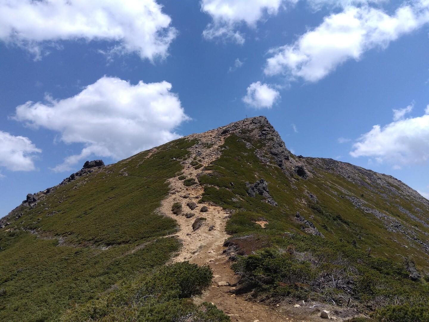 遠征②黒百合ヒュッテにビーフシチューを食べに😆ニュウ・東天狗岳・根石岳・西天狗岳・中山 / hikaruさんの八ヶ岳（赤岳・硫黄岳・天狗岳）の活動データ | YAMAP / ヤマップ