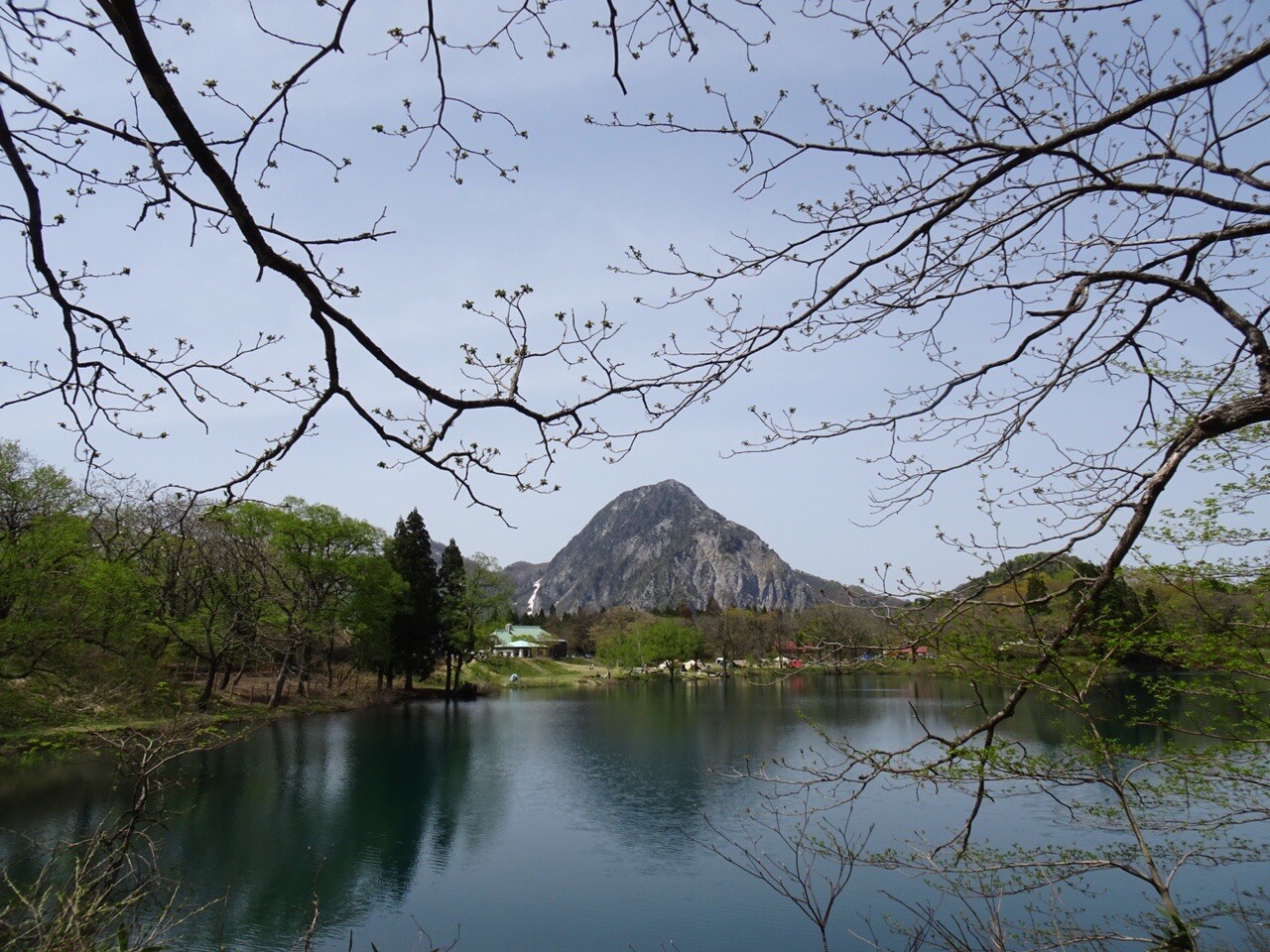 戸倉山 高浪の池 ヒスイ峡 ジオパーク糸魚川は素晴らしい ️ 雨飾山・大渚山・天狗原山・戸倉山の写真20枚目 高浪の池 Yamap