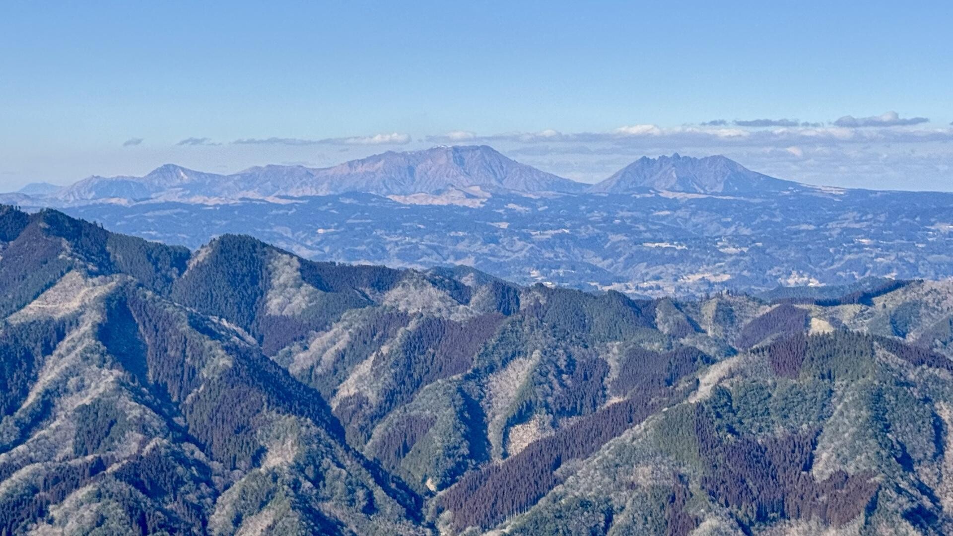 宮崎 高千穂へ移動中🏍️💨ちょい寄り ⛰️“二上山 男岳・女岳” / 𝑺𝒕𝒂𝒓⭐️𝑪𝒓𝒐𝒔𝒔さんの揺岳・祇園山の活動データ | YAMAP / ヤマップ