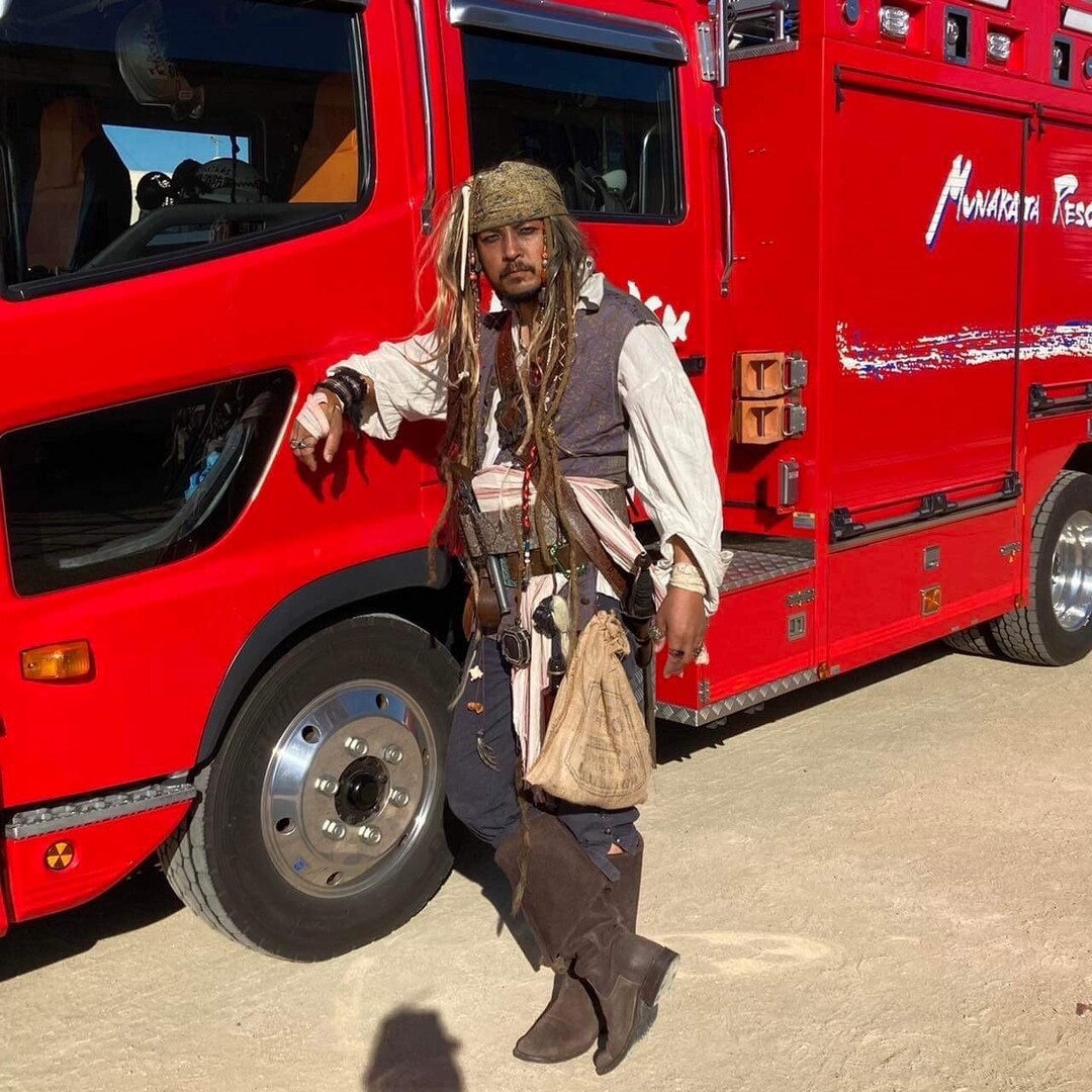 子供の頃から消防車が好きな気持ちは大人に... / 【町興し仮装者】Captain Jack Sparrowさんのモーメント | YAMAP / ヤマップ
