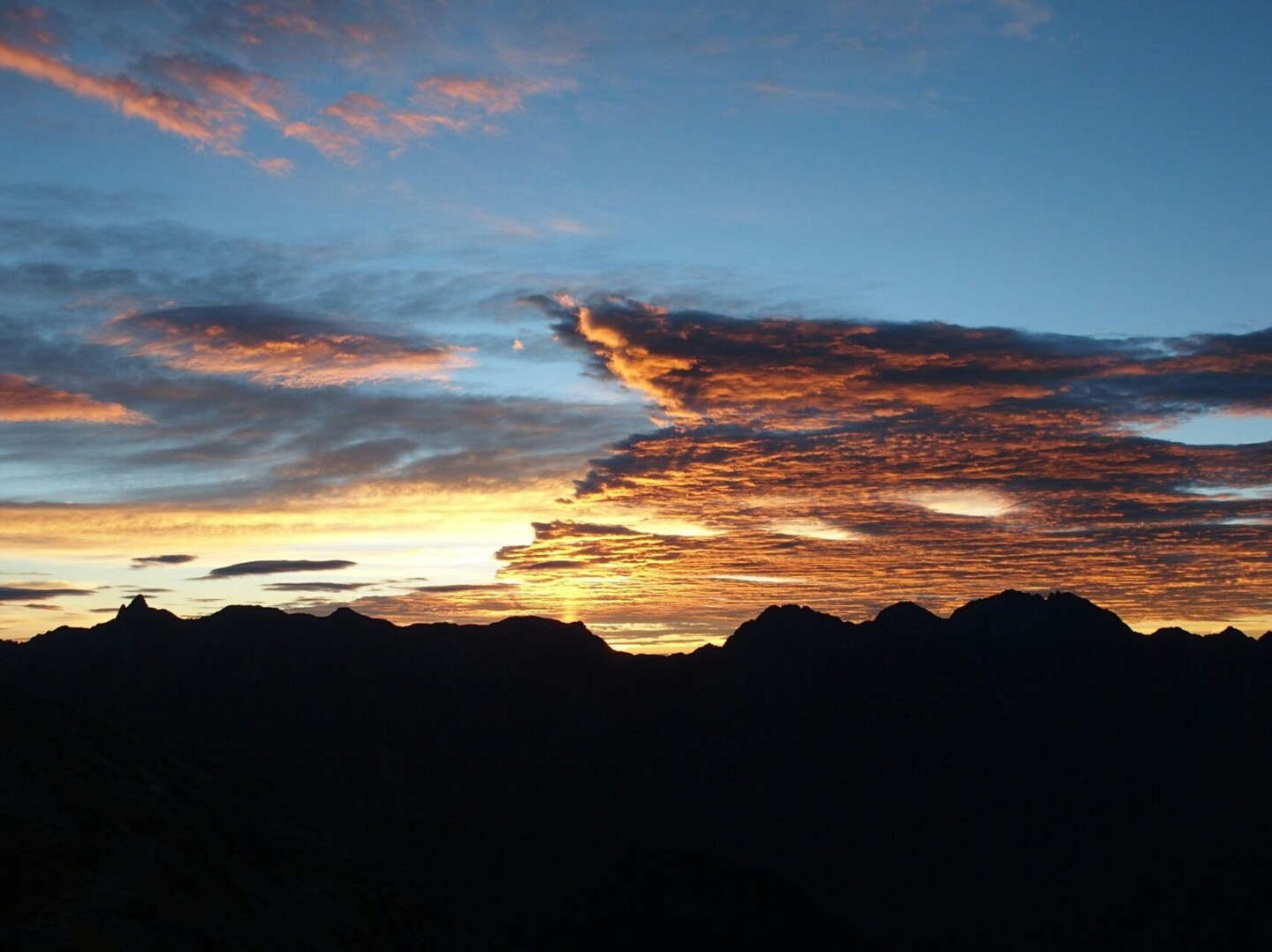 大キレットからご来光☀ / masazyさんの槍ヶ岳・穂高岳・上高地の活動データ | YAMAP / ヤマップ