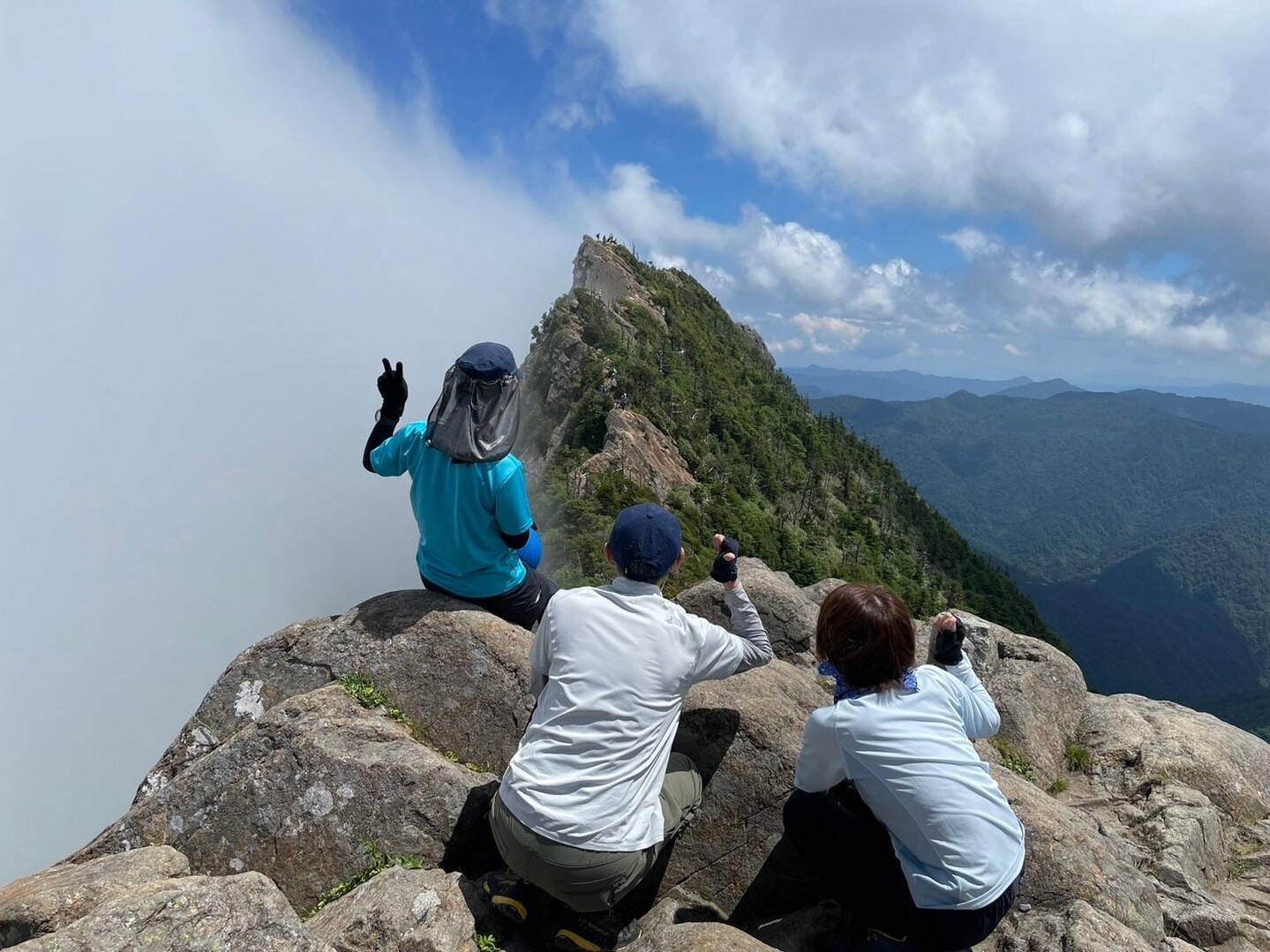 🏨が痛い😅石鎚山 四国遠征1 / たけのこ zi ziさんの石鎚山・堂ヶ森・二ノ森の活動データ | YAMAP / ヤマップ