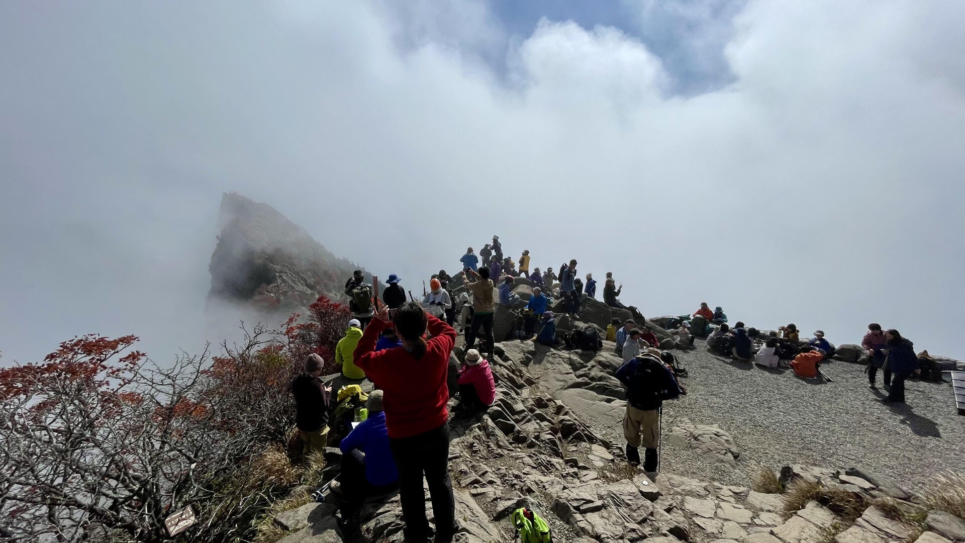【日本百名山】紅葉真っ盛りの石鎚山 動画あり / kin_kinさんの石鎚山・堂ヶ森・二ノ森の活動データ | YAMAP / ヤマップ