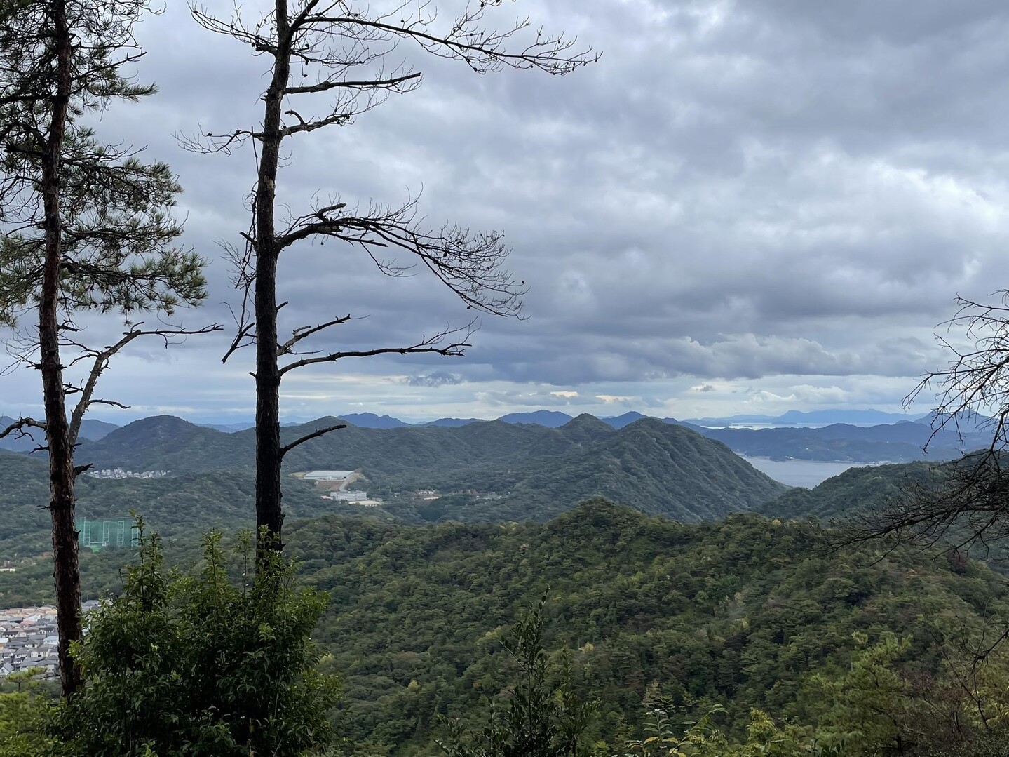 湾岸覇者NS650 広島コースNo1+No1オプション焼山コース：JR天応駅～上山・烏帽子岩山～呉ポー駅～焼山公園～宮ヶ迫山・西小屋山・竜山・絵下山・発喜山～矢野天神バス停～JR矢野駅 / 鉢 ...
