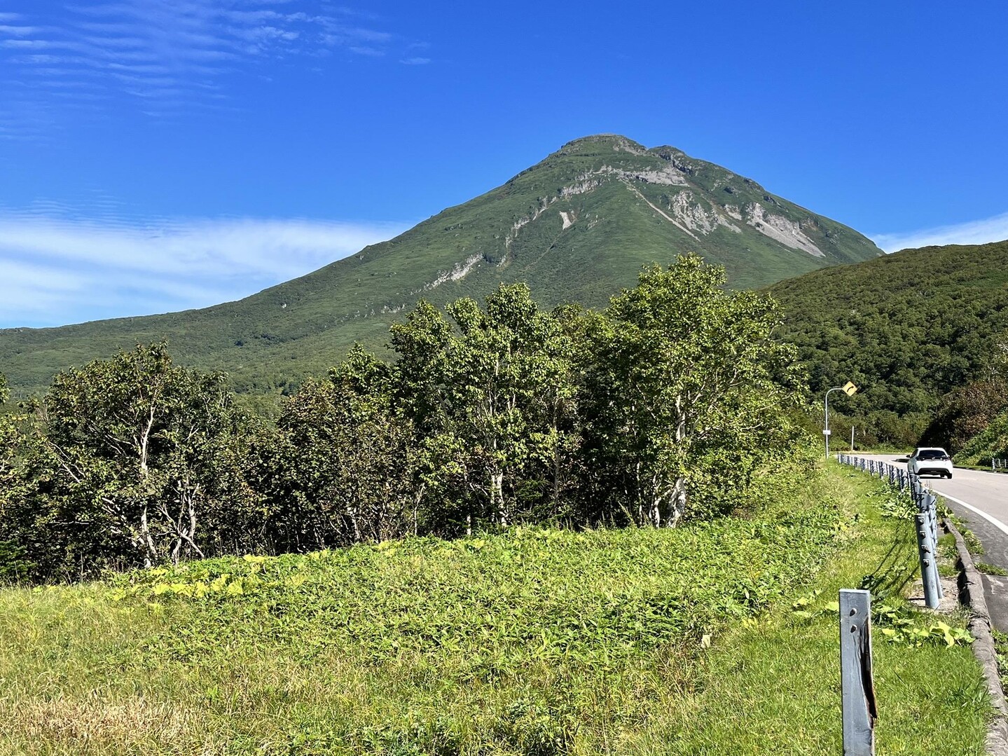 知床横断道路 どこから観ても迫力ある羅臼... / ayaさんのモーメント | YAMAP / ヤマップ