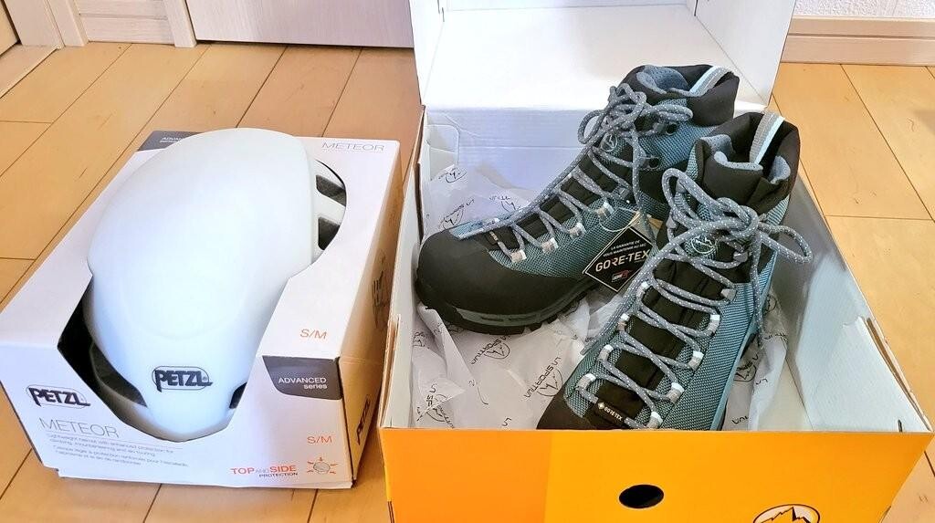 靴とヘルメットGET👍 この前の富... / いさまるさんのモーメント | YAMAP / ヤマップ