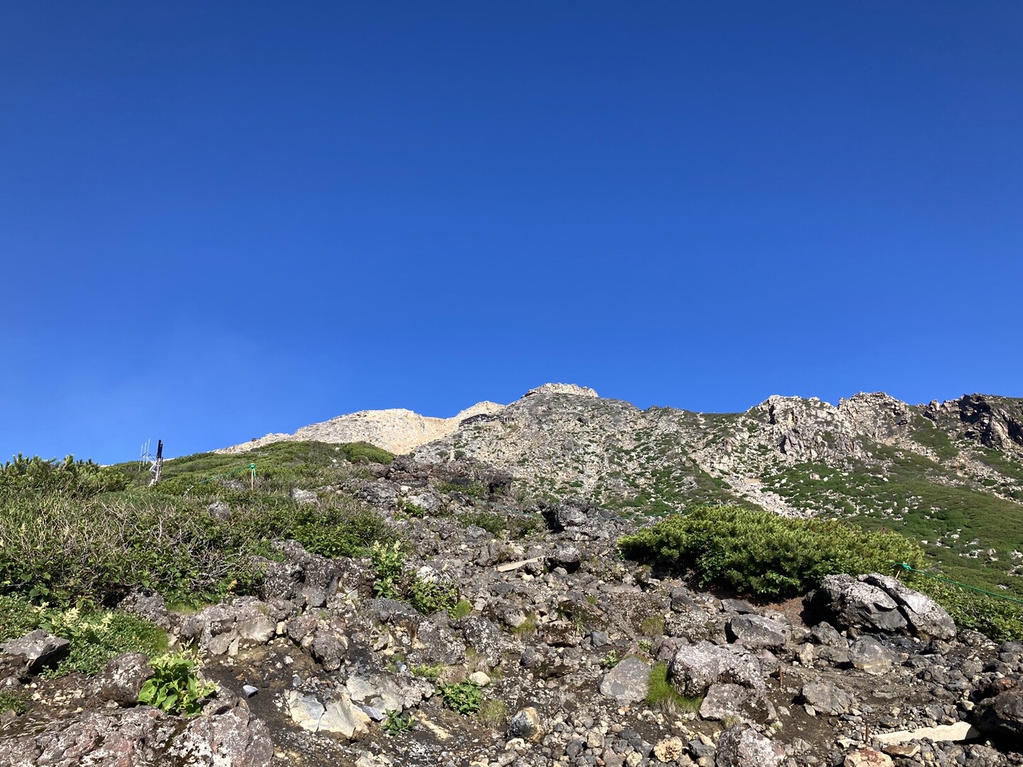 御嶽山、群青明暗が最高だ。 / katsさんの御嶽山・継子岳・摩利支天山の活動日記 | YAMAP / ヤマップ