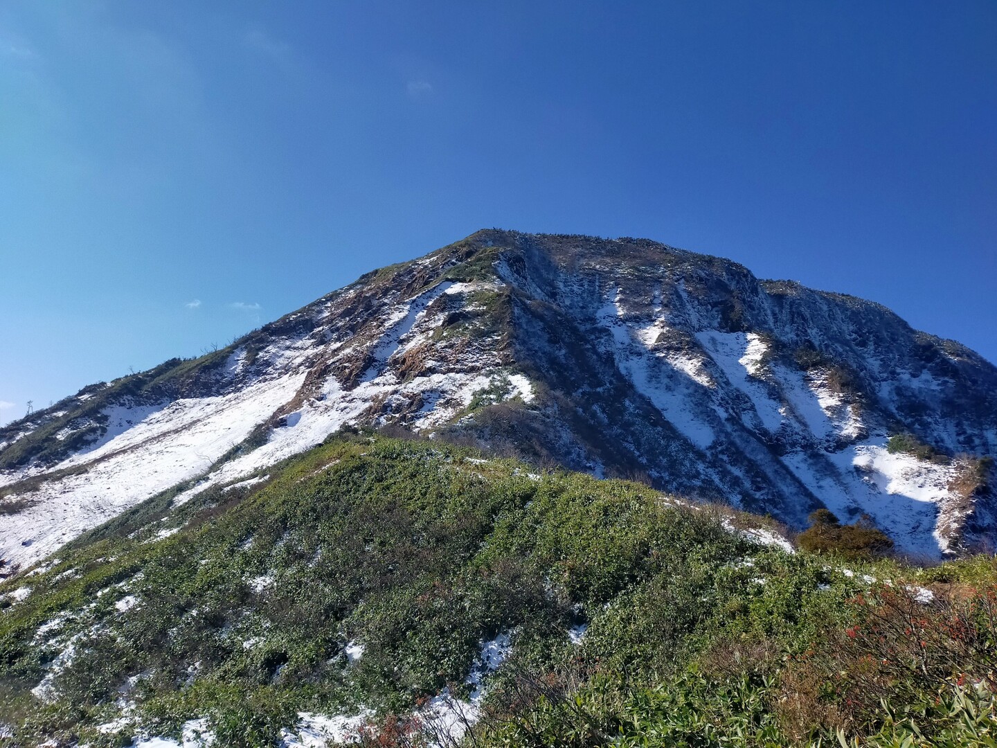 苗場山・神楽ヶ峰 / Tacさんの苗場山・赤倉山・佐武流山の活動データ | YAMAP / ヤマップ