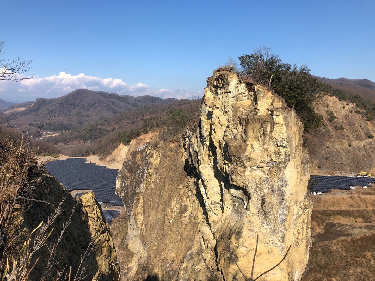 切り立った山肌が圧巻！岩舟山(栃木県)-2020-01-13 / mochaさんの太平山・晃石山・唐沢山の活動データ | YAMAP / ヤマップ