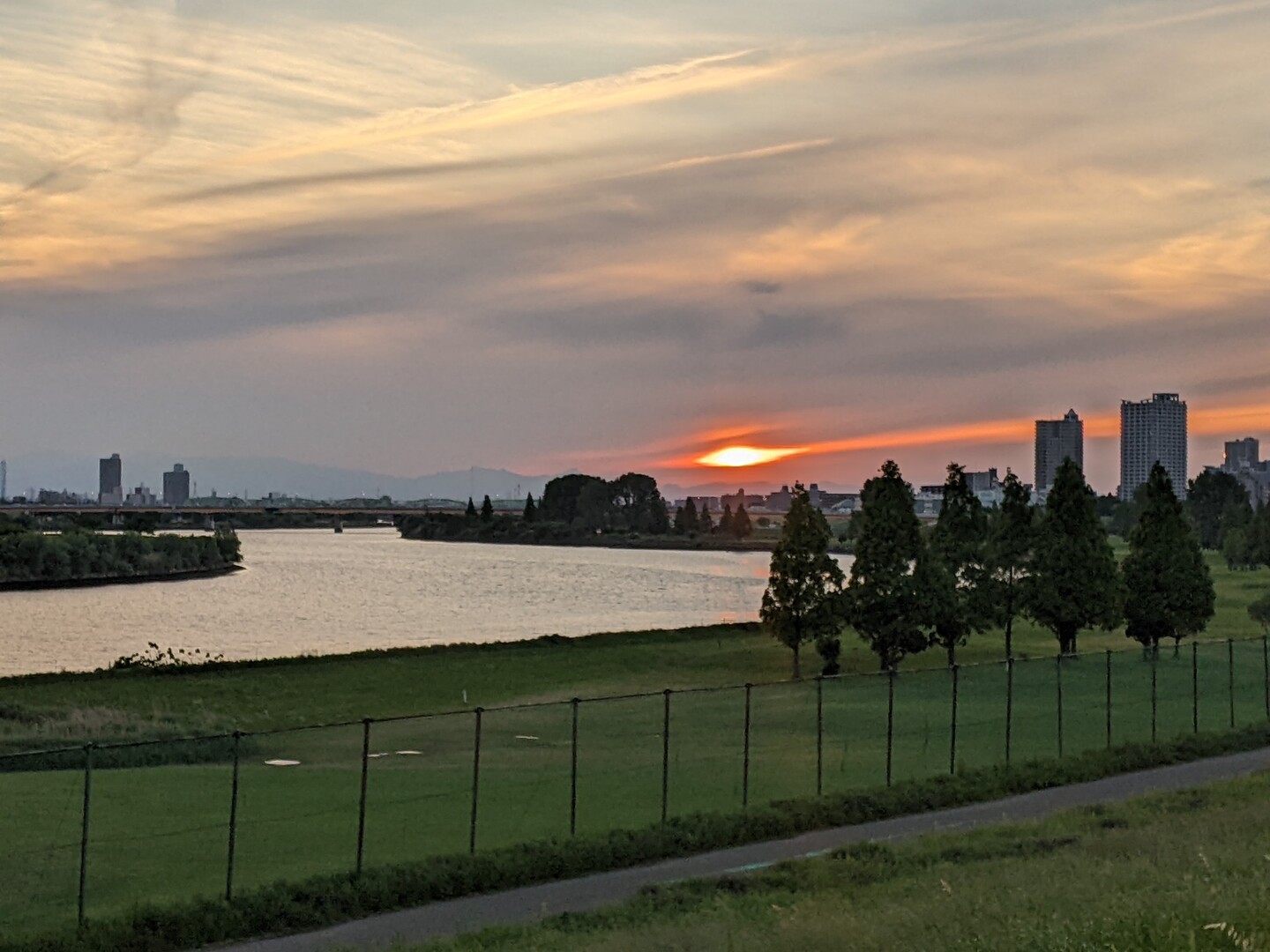 帰宅RUN。2ヶ月前はこの時間の河川敷は... / masap🐾🐾さんのモーメント | YAMAP / ヤマップ