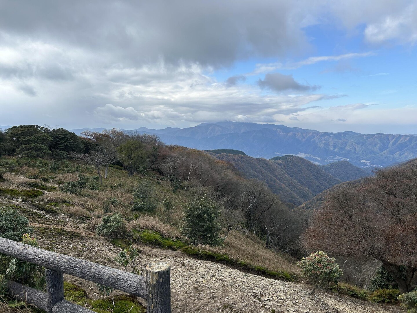 三方山・小倉山・養老山・北尾根P826峰 / yasu。@TEAM_Siberian_Forest_Cat♪さんの養老山・笙ヶ岳・三方山の活動データ | YAMAP / ヤマップ