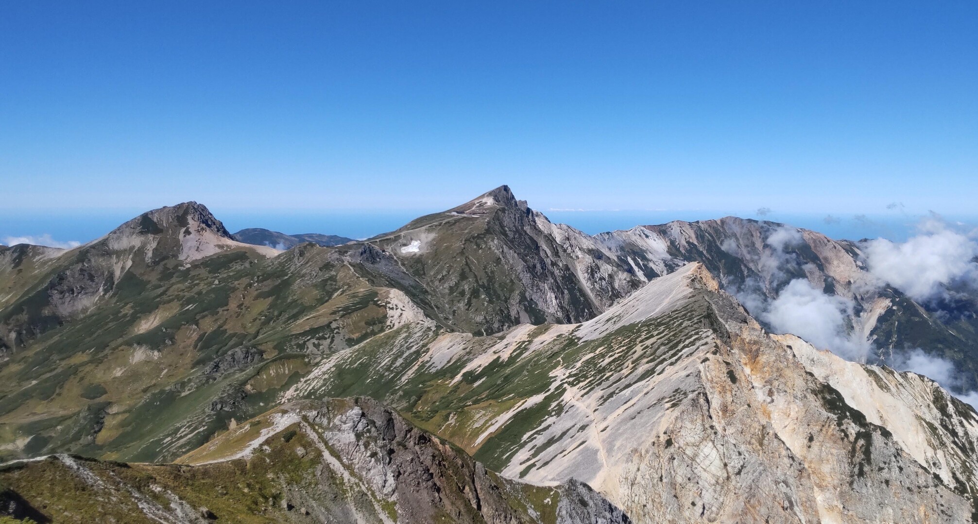 秋晴れの白馬岳・鑓ヶ岳・杓子岳・旭岳・小蓮華山 / 晴天を衝けさんの白馬岳・小蓮華山の活動データ | YAMAP / ヤマップ