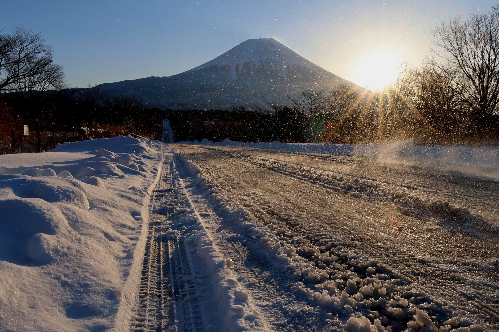 【朝霧道の駅北側でダイヤモンド富士を撮る... / kunsanさんのモーメント | YAMAP / ヤマップ