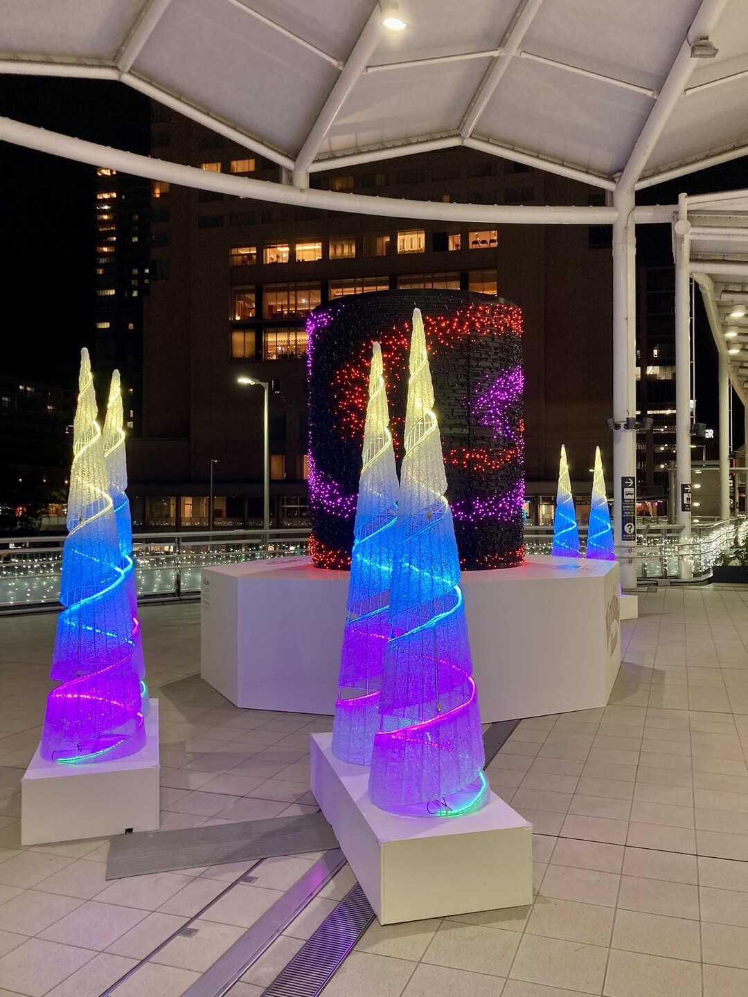 広島駅北口ペストリアンデッキのイルミネー... / Oh‼️ウッチーさんのモーメント | YAMAP / ヤマップ