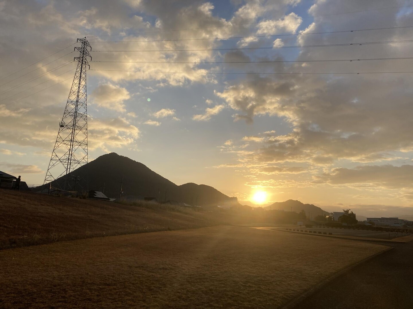 三上山と初日の出🌅 本年も楽しいこと... / geoさんのモーメント | YAMAP / ヤマップ