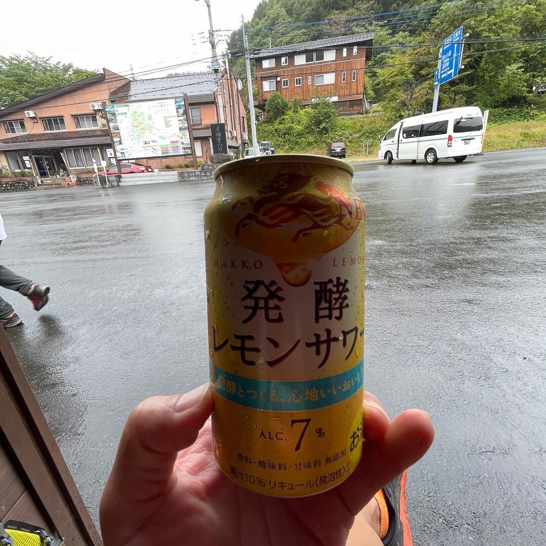 無事下山して戸倉バス停で1人反省会中 / Italさんのモーメント | YAMAP / ヤマップ