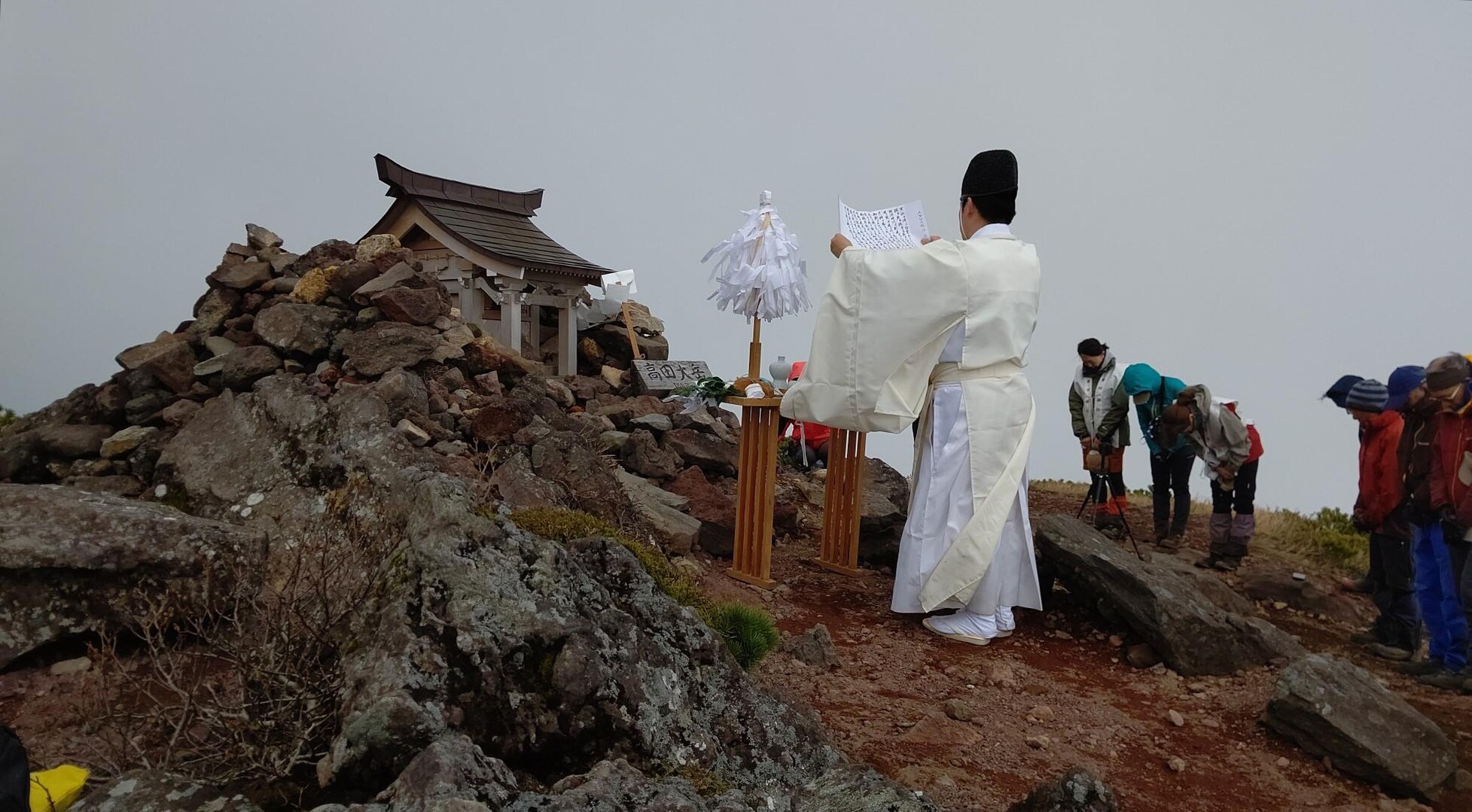 高田大岳 山頂の祠 / じゅんさんさんの八甲田山・高田大岳・雛岳の活動データ | YAMAP / ヤマップ