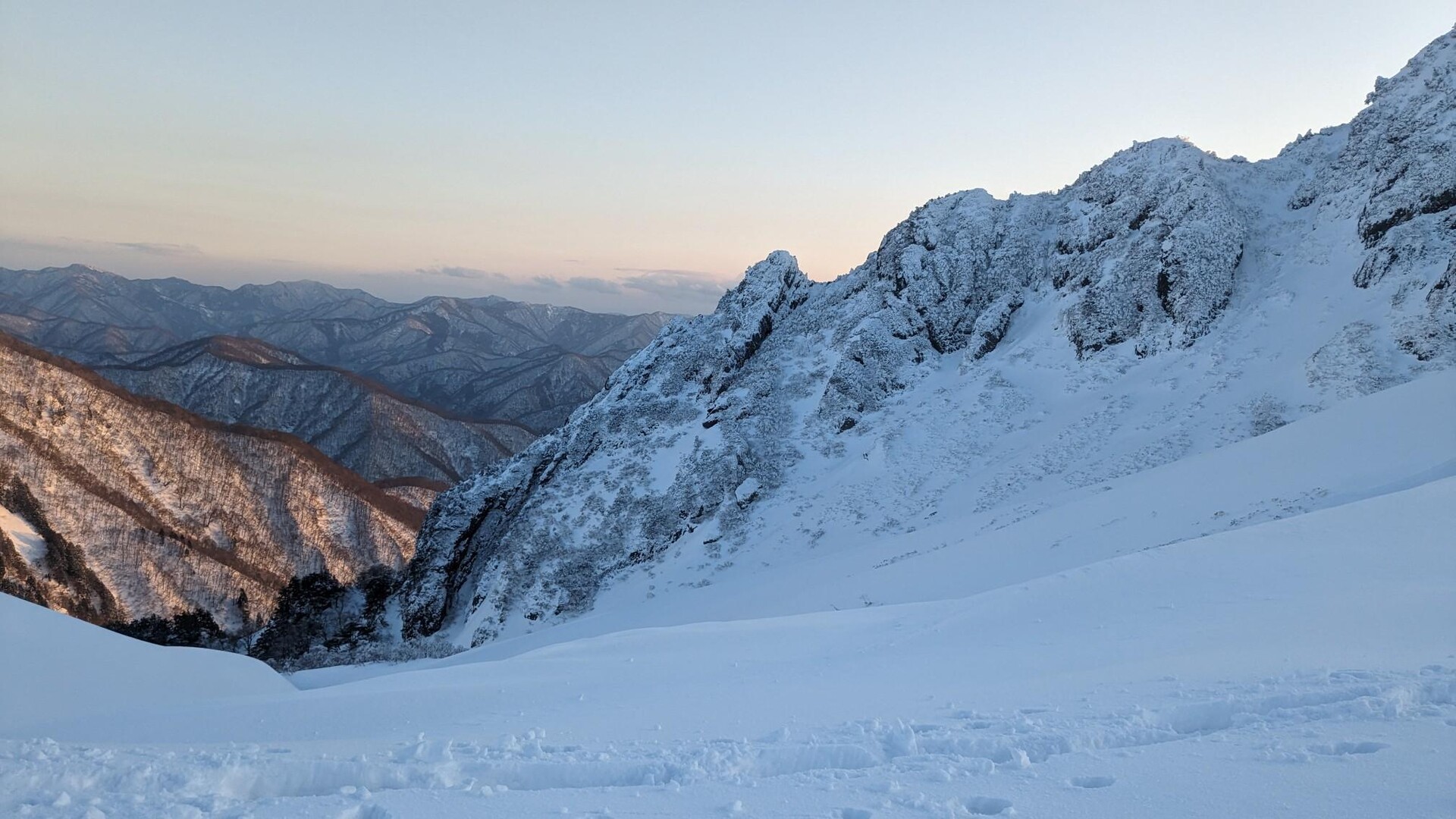 冠山東稜 未踏の尾根 / TATAさんの冠山・金草岳の活動データ | YAMAP / ヤマップ