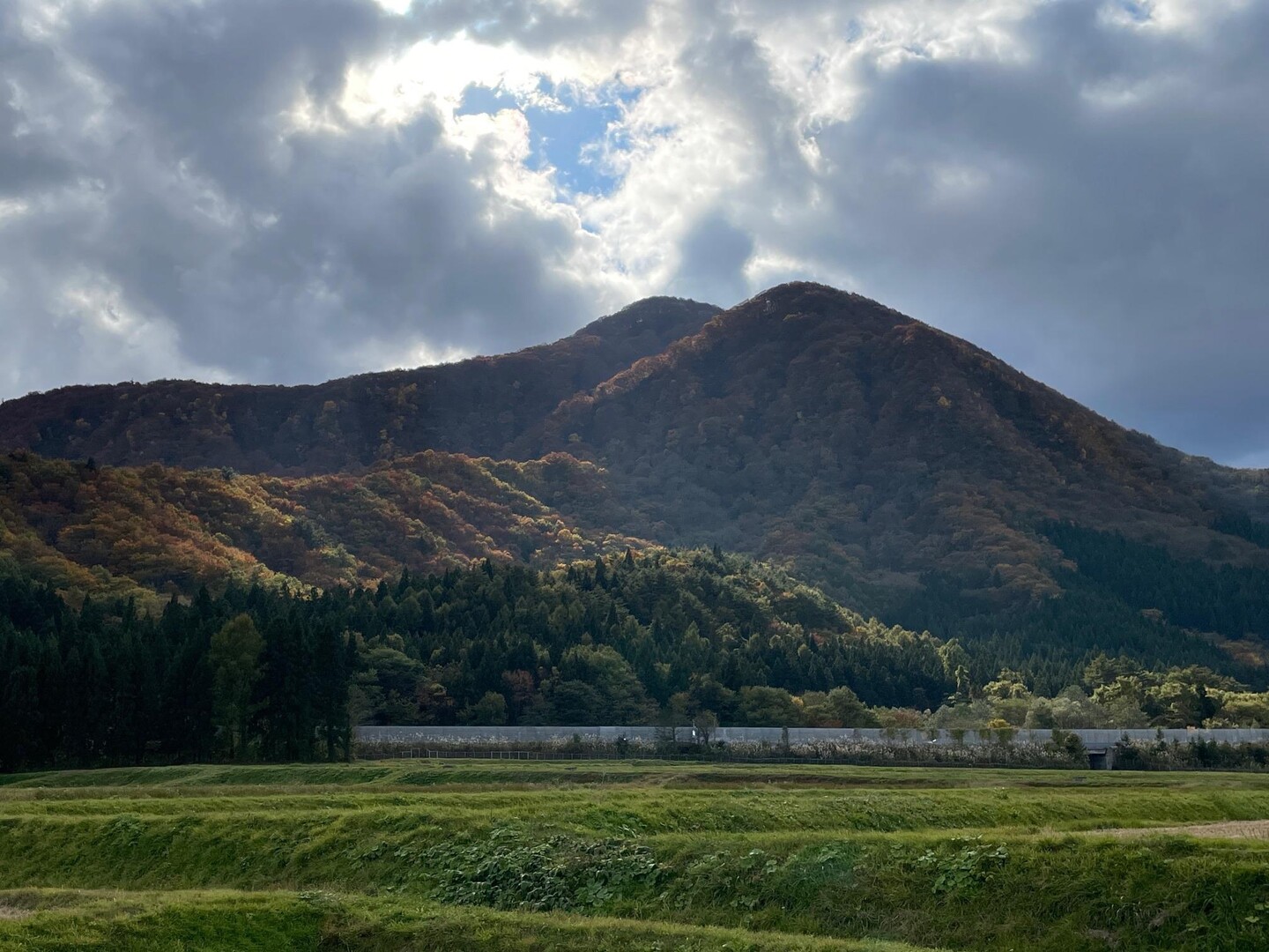 和賀三山(羽山、羽黒山 縦走) / Ku-2さんの羽山・羽黒山・月山の活動データ | YAMAP / ヤマップ