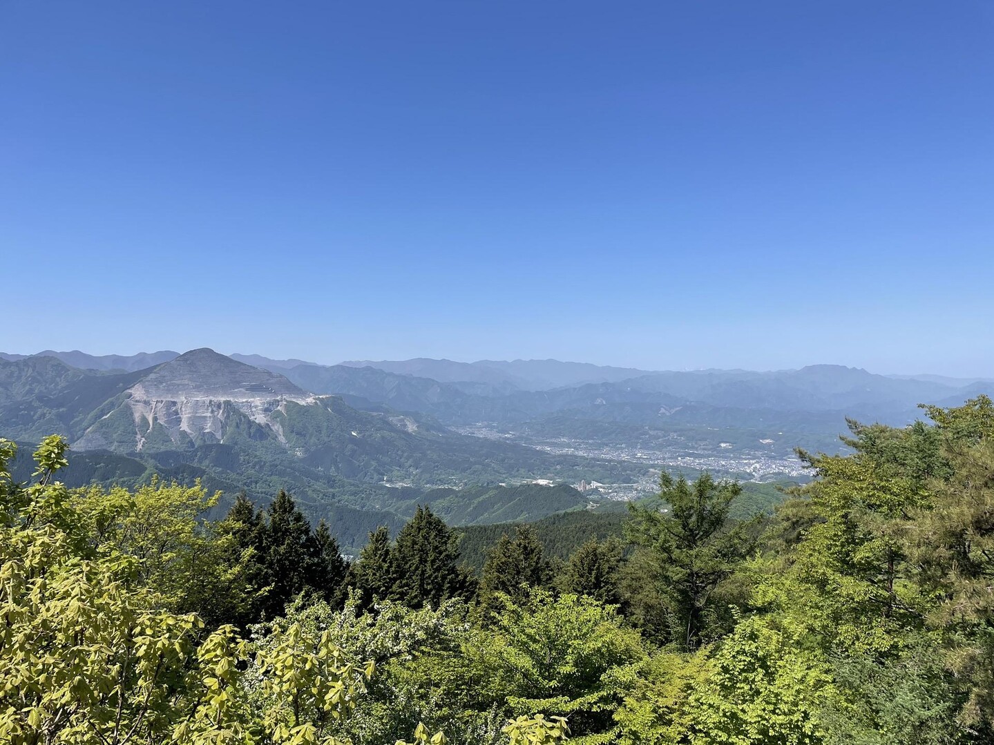 ソロ登山🌿新緑の奥武蔵@日向山〜丸山〜二子山〜大&小都津路山 / kinoさんの武甲山・伊豆ヶ岳・小持山の活動データ | YAMAP / ヤマップ