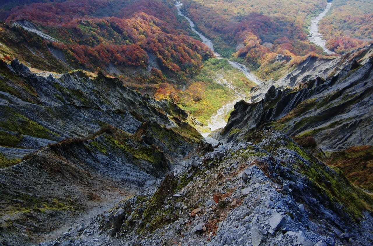 二日続けての大山登山 紅葉に彩られた山々... / ichiさんのモーメント | YAMAP / ヤマップ