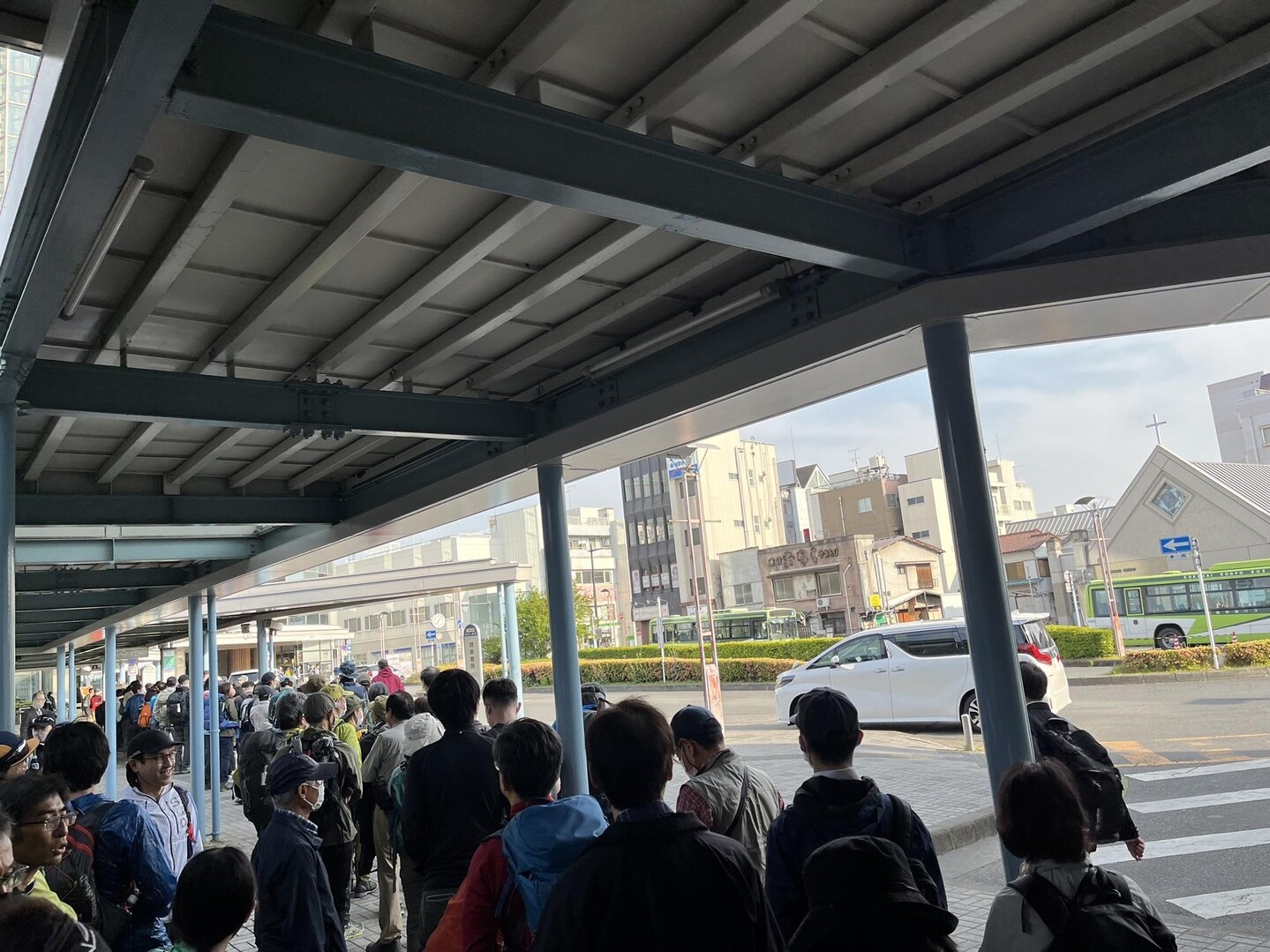 飯能駅のバスの列。やっと2台目で乗車。み... / mskふぅさんのモーメント | YAMAP / ヤマップ