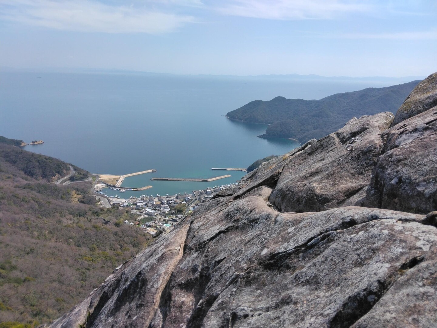 小豆島・拇岳赤いクラックと吉田の岩場 / RIKOさんの小豆島・星ヶ城山・皇踏山の活動データ | YAMAP / ヤマップ